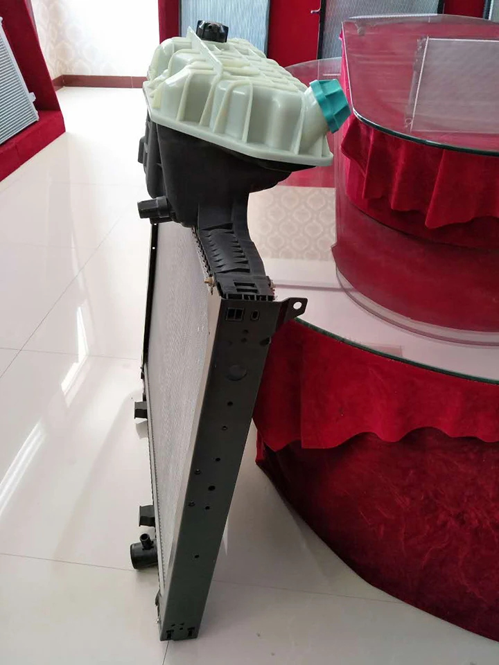 HEAVY DUTY TRUCK MAN TGA AUTO RADIATOR WITH PLASTIC TANK 81061016324/ ...