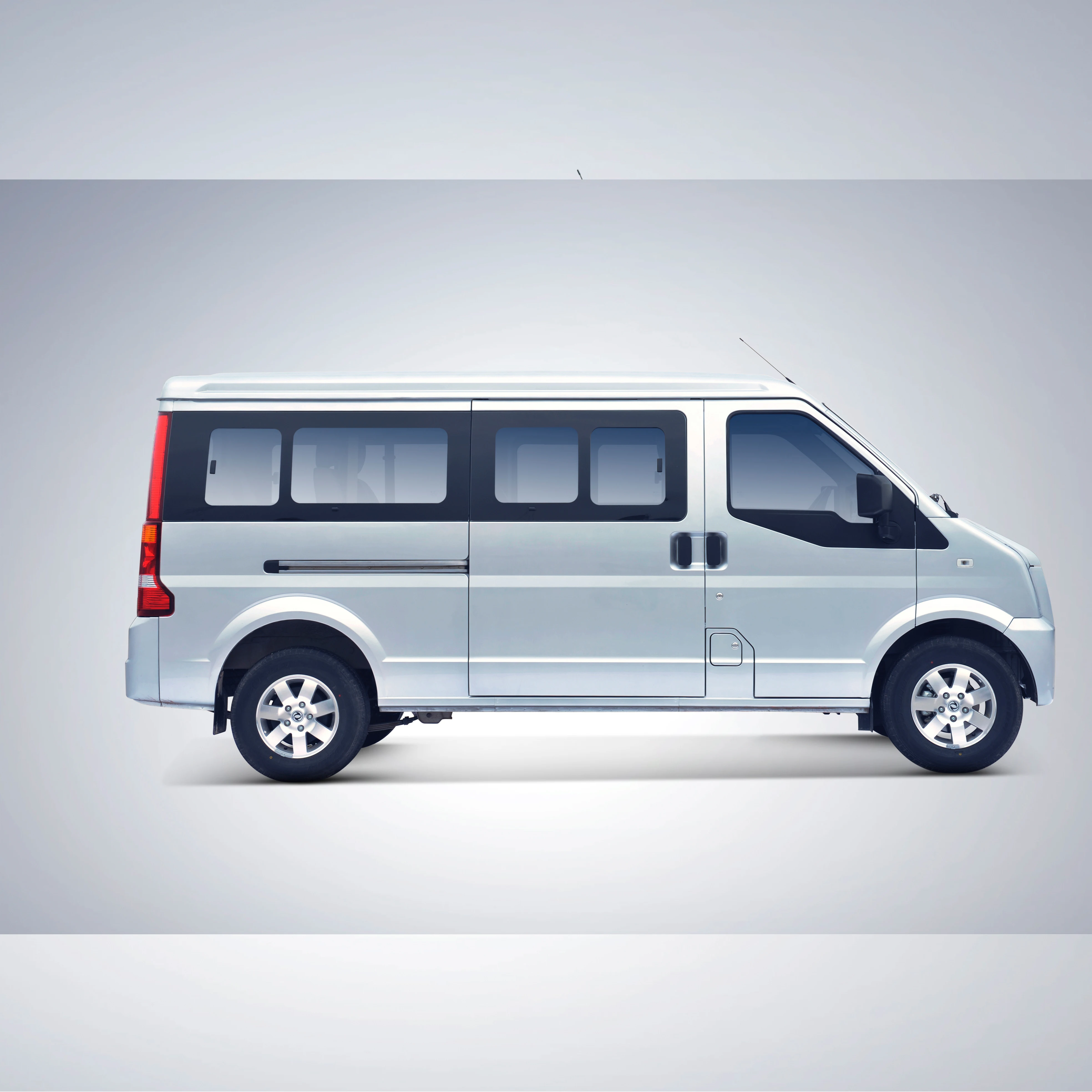 DFSK GLORY C37 - Cost-Effective MPV with Spacious Interior
