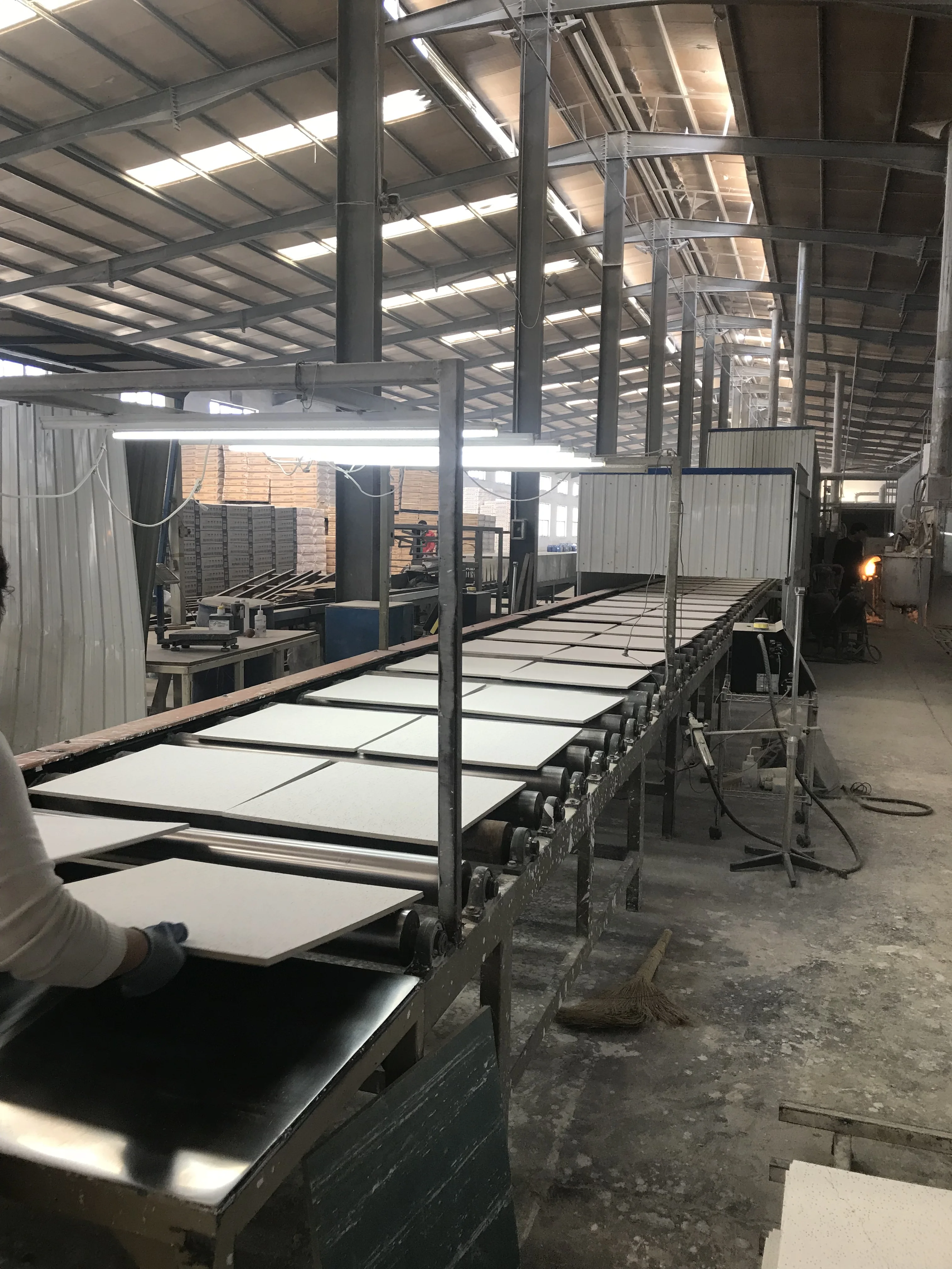 RH90 Mineral Fiber Ceiling Tiles - Lightweight Acoustic Insulation for ...