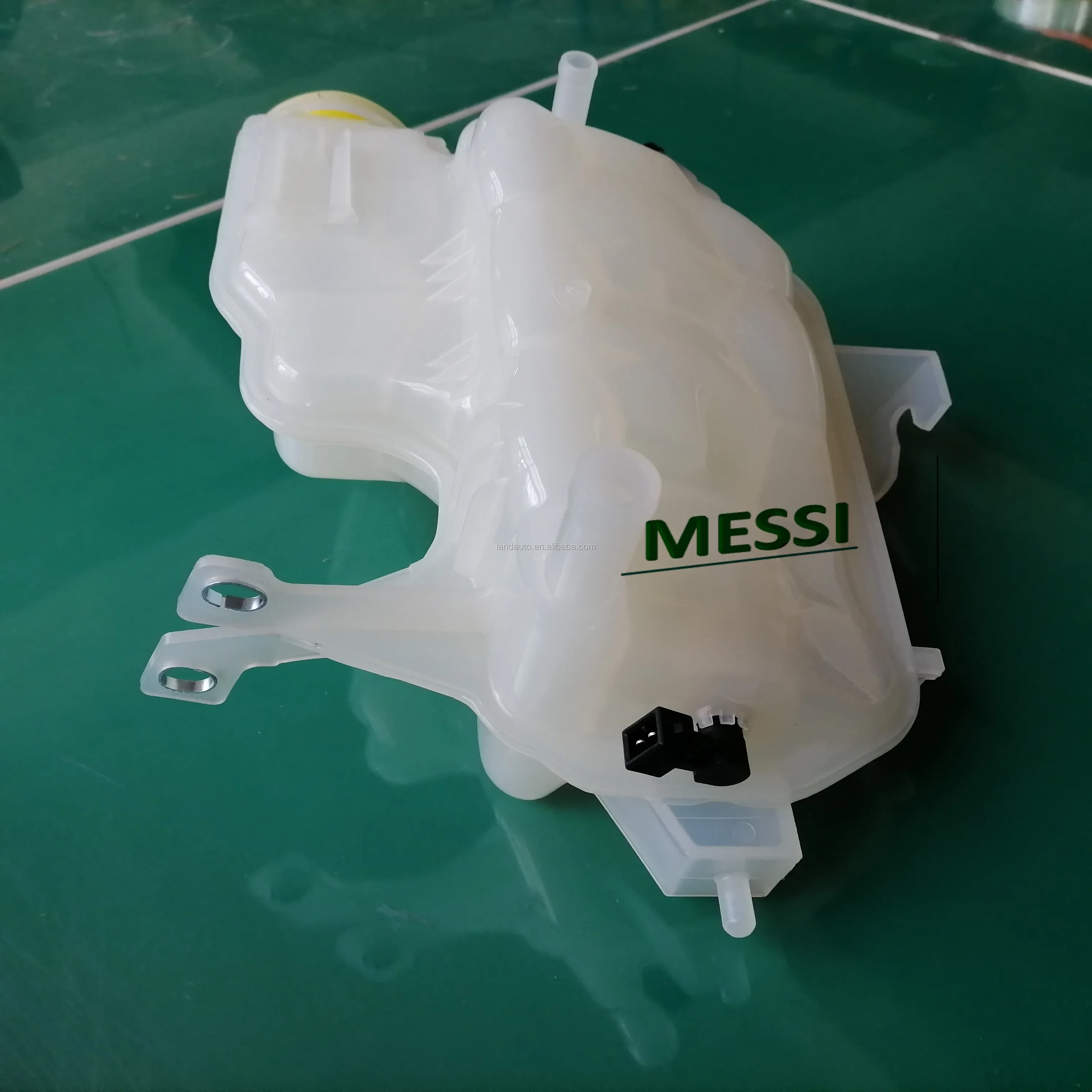 Expansion Tank Lr020367 Lr013663 Pcf500110 Pcf500015 Pcf500014 ...