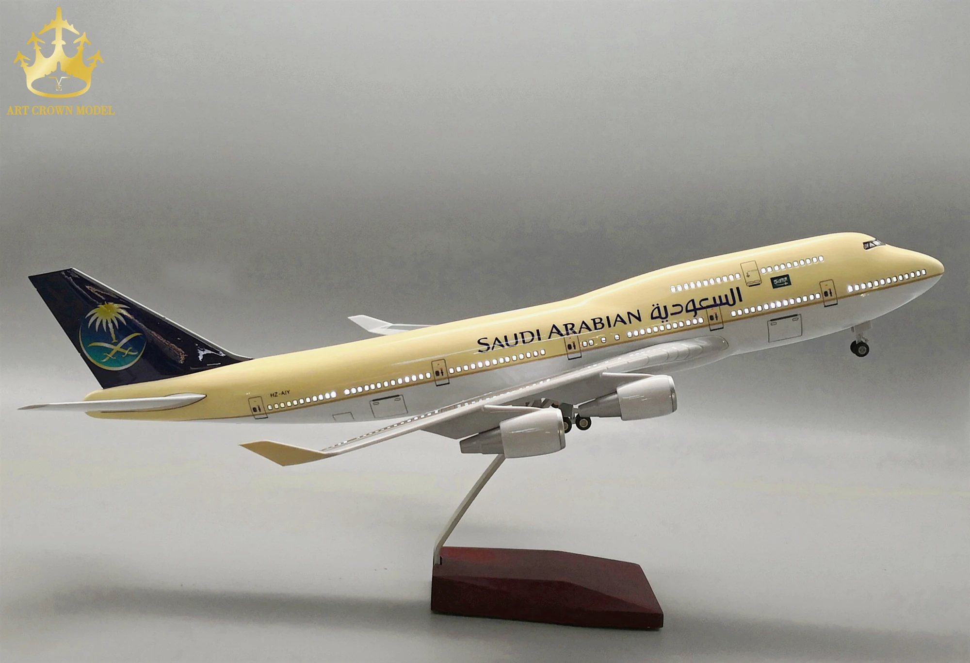 Resin Plane Model Diecast Boeing 747 Saudi Arabian Airlines