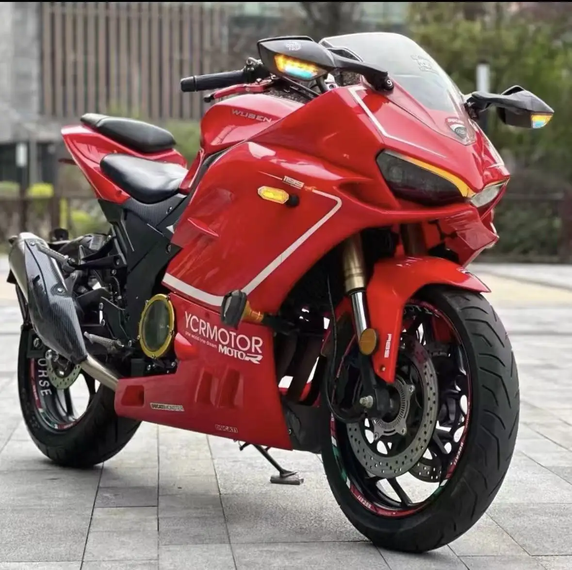 Kawasaki Ninja H2 1000CC Superbike - High-Speed Sportbike