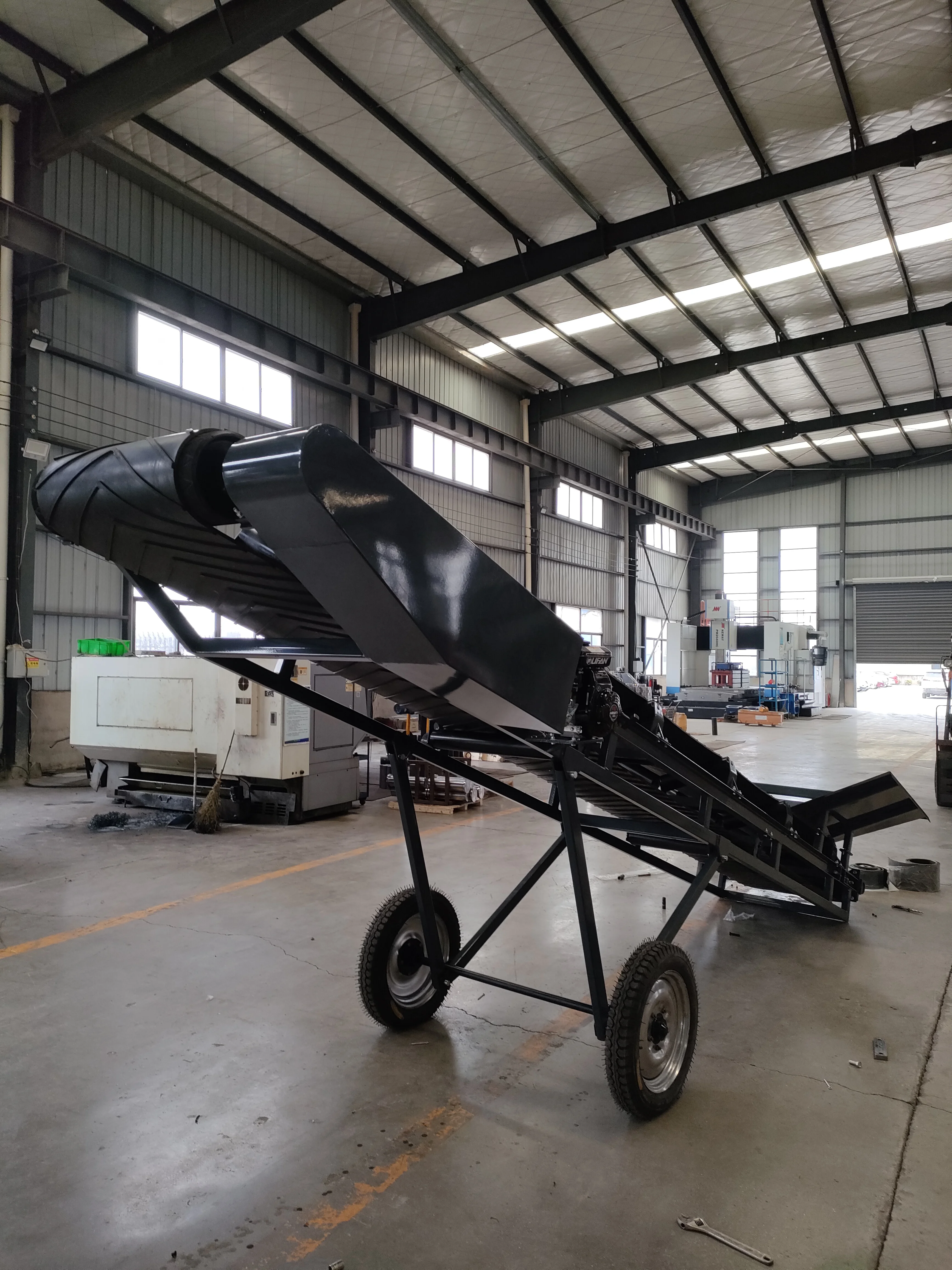 Soil Dirt Conveyor Portable Belt Conveyor Mobile Stacker 6 Meters Long ...