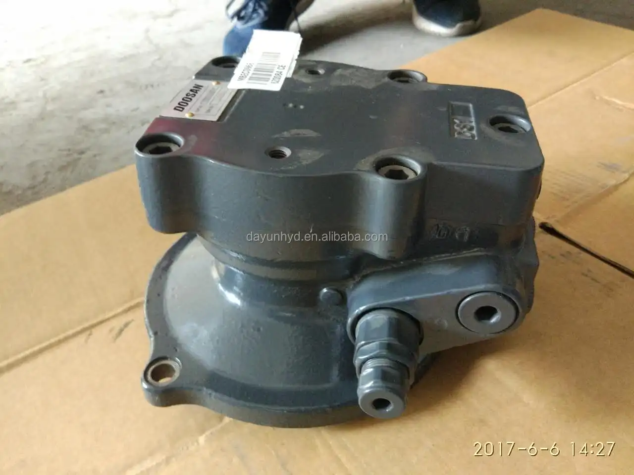 DX60 K1026305A Swing Motor for 6tons Excavator - FLUTEKTECH