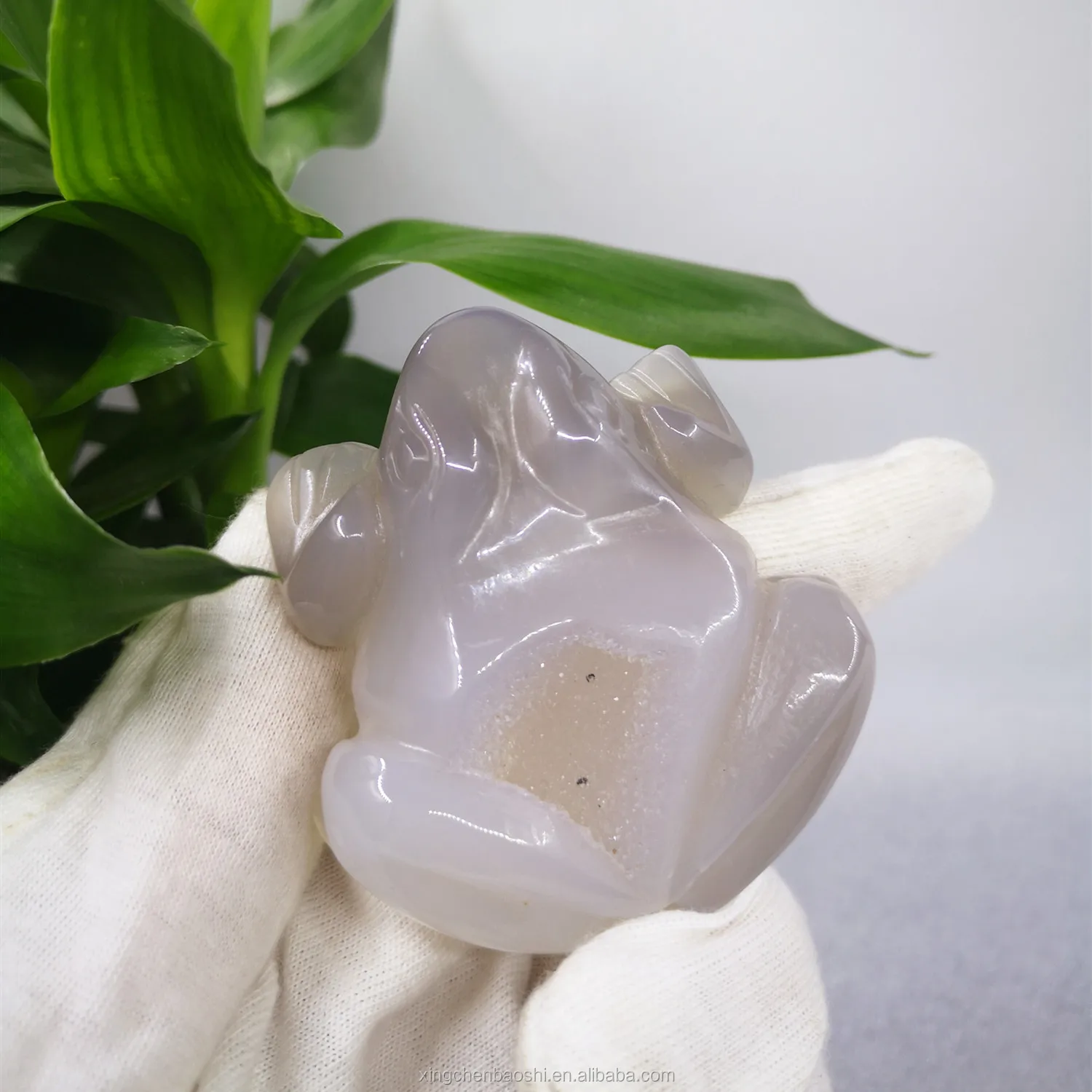 Shop High Quality Agate Crystal Geode Carved Frog Wholesale