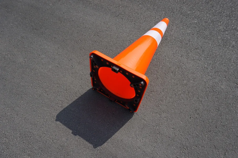 New Road Work Cones 90Cm Safety Sign Pe Traffic Cone Reflective Tape ...