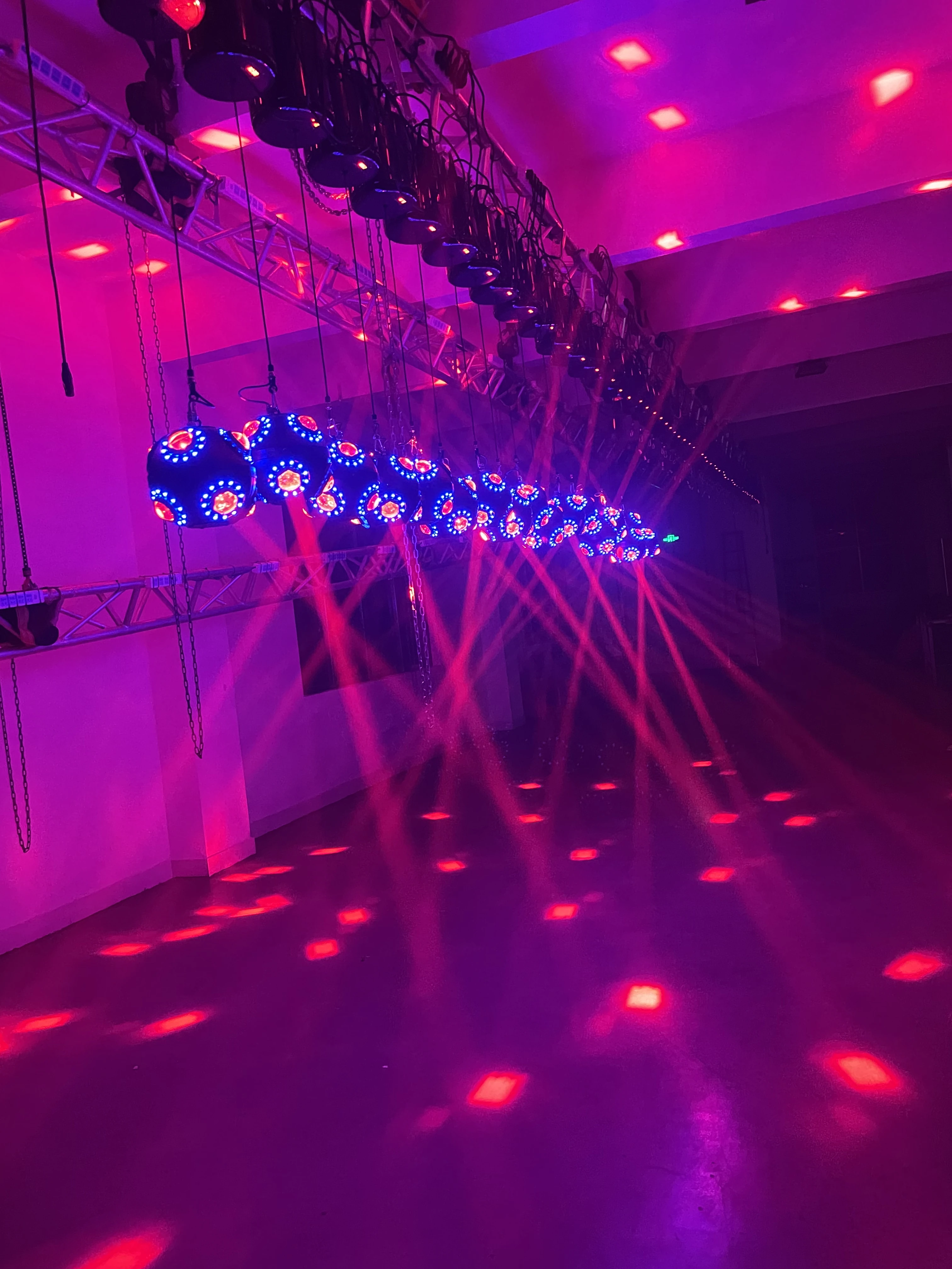 Full Color LED Winch Kinetic Lifting Football Disco Light
