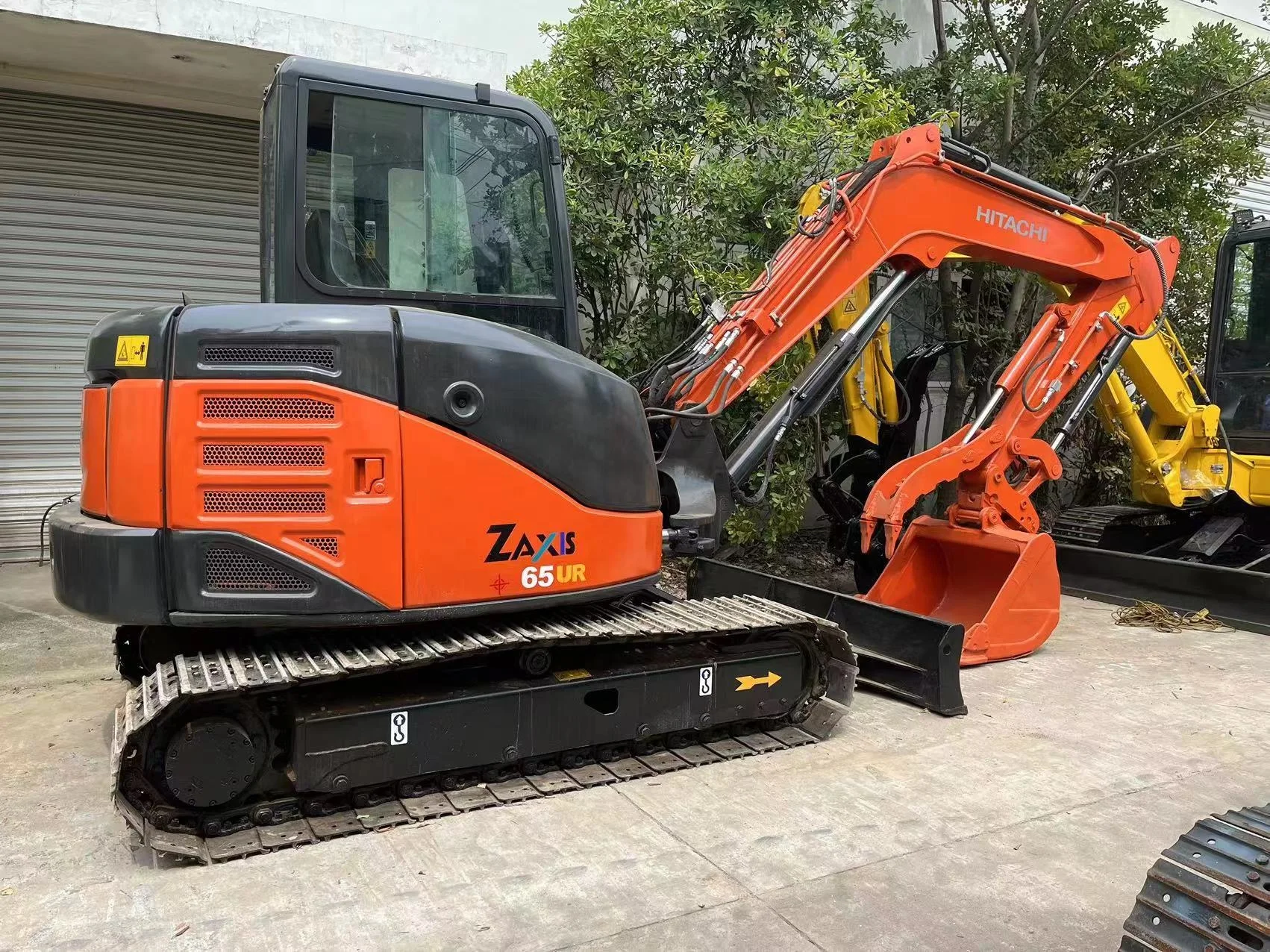 Used Digger Japan Original Paint Hitachi 6 Ton Used Excavator Hitachi ...