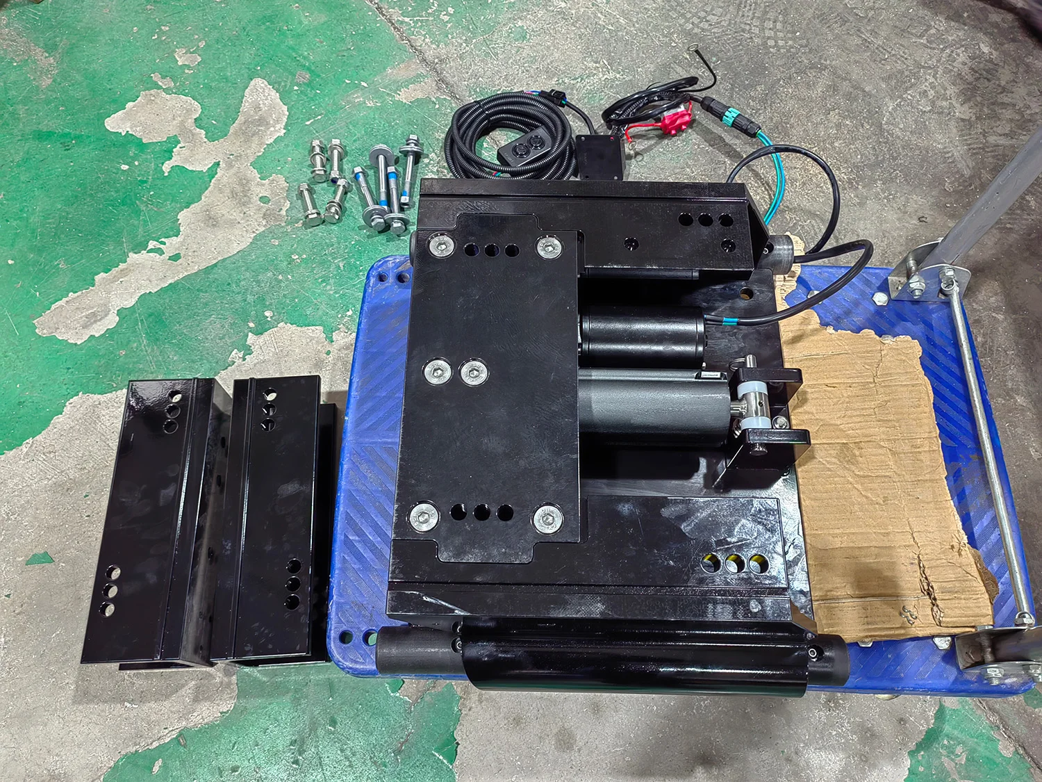 Electric Hydraulic Outboard Jack Plate - Easy Boat Engine Lifting
