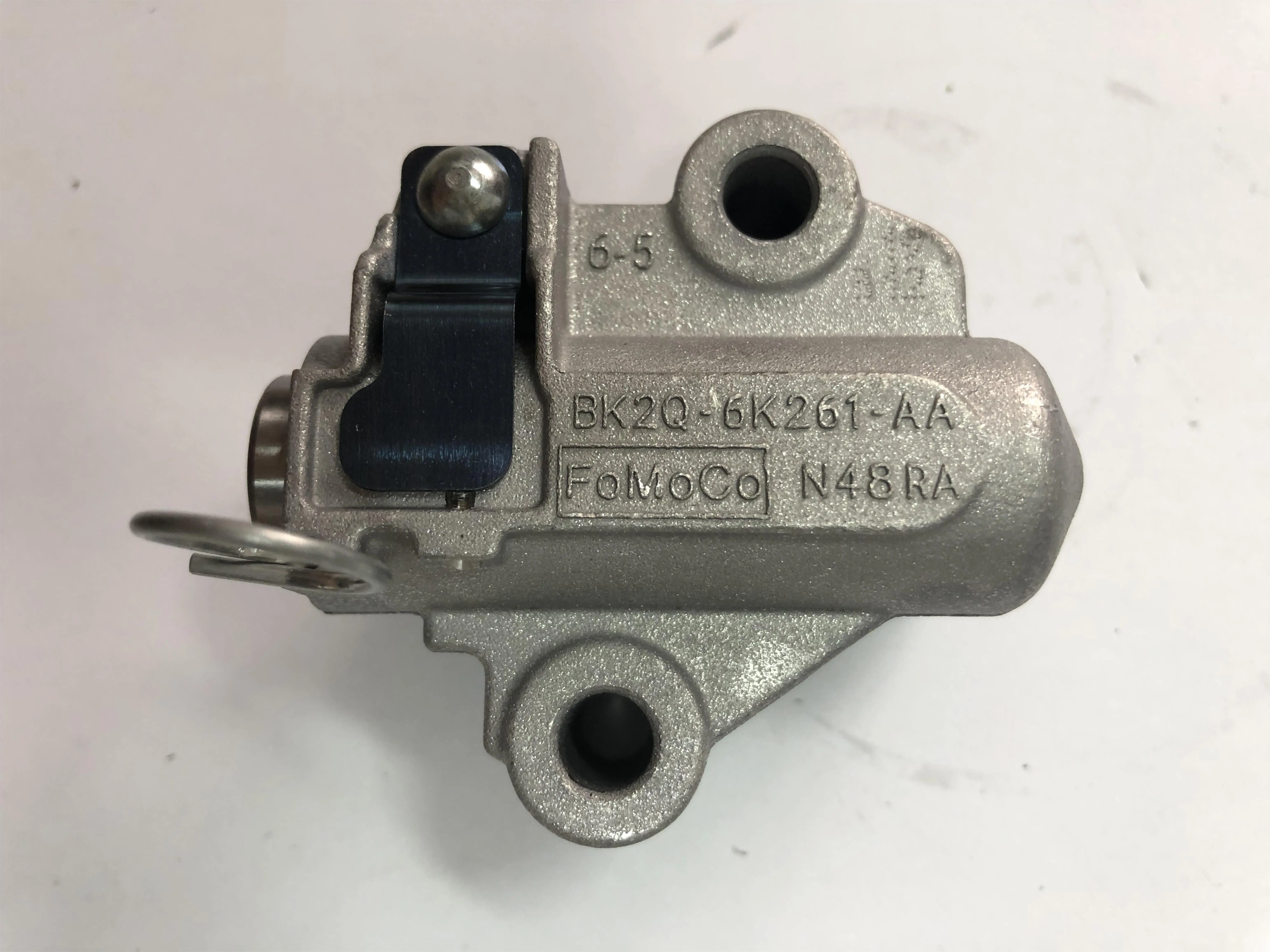 Genuine Auto Parts Oil Pump Chain Guide Plate For Fomoco Ford Transit ...