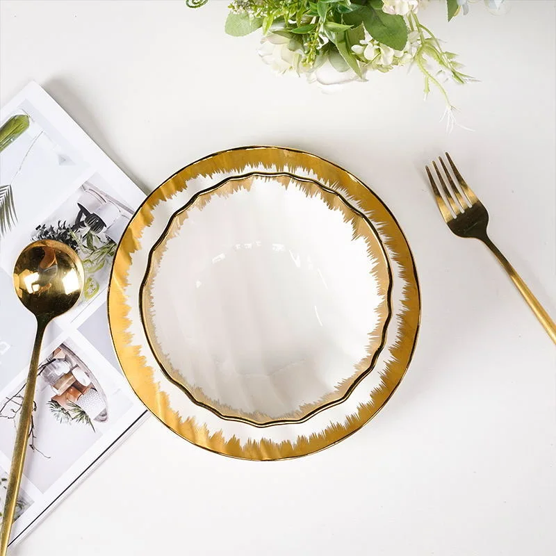 Porcelain Gold Dinner Plates - Sustainable & Stylish