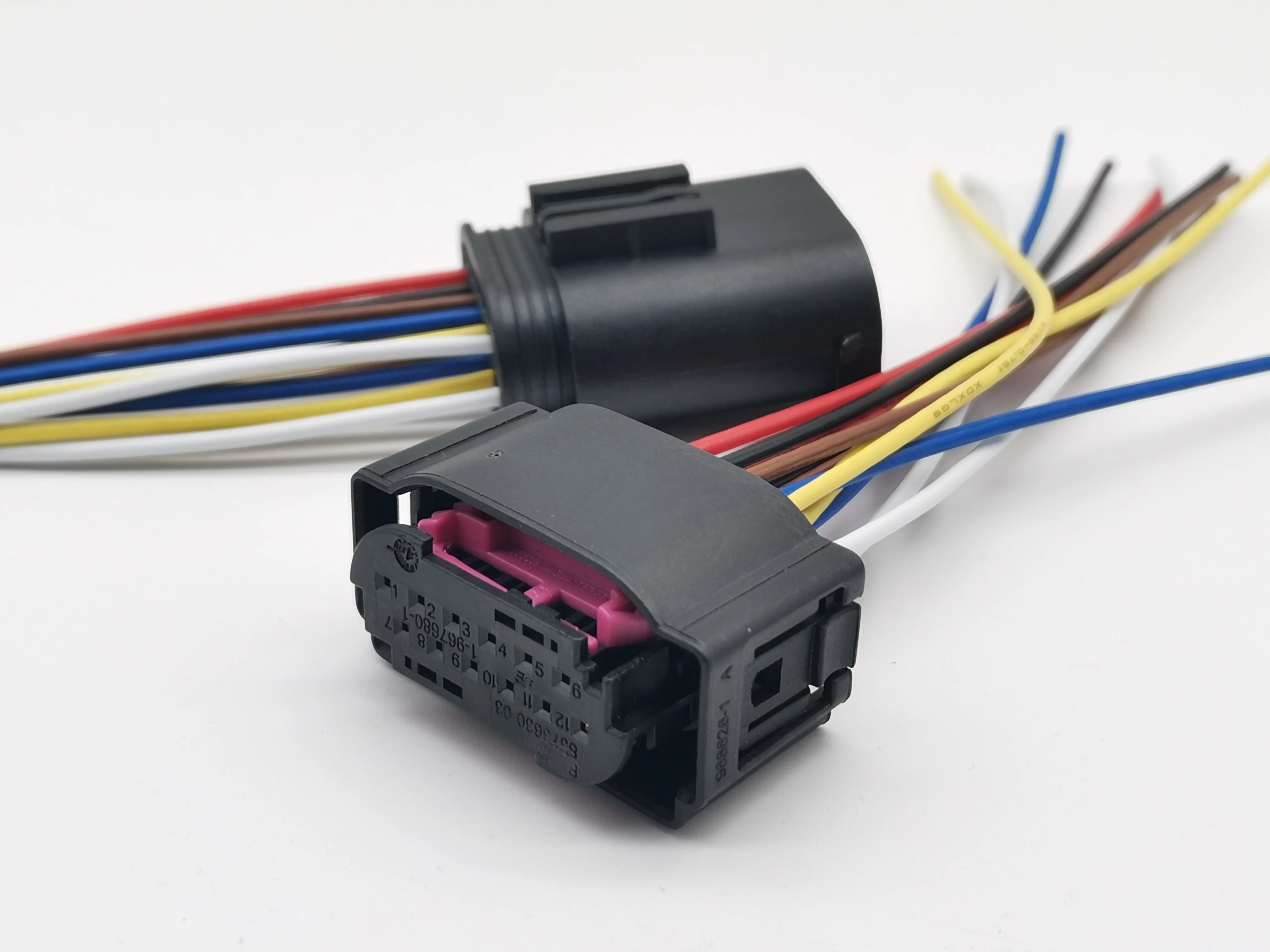 Tyco Amp 12 Pin Wire Harness Connector - Reliable Auto Adapter