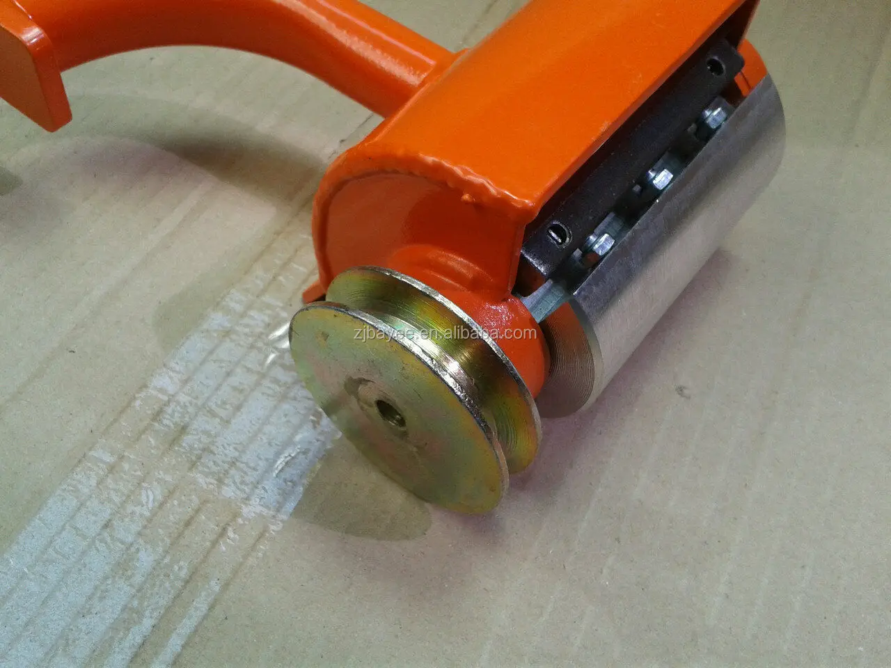 Chainsaw Attachment Log Debarker Notcher and Log Peeler