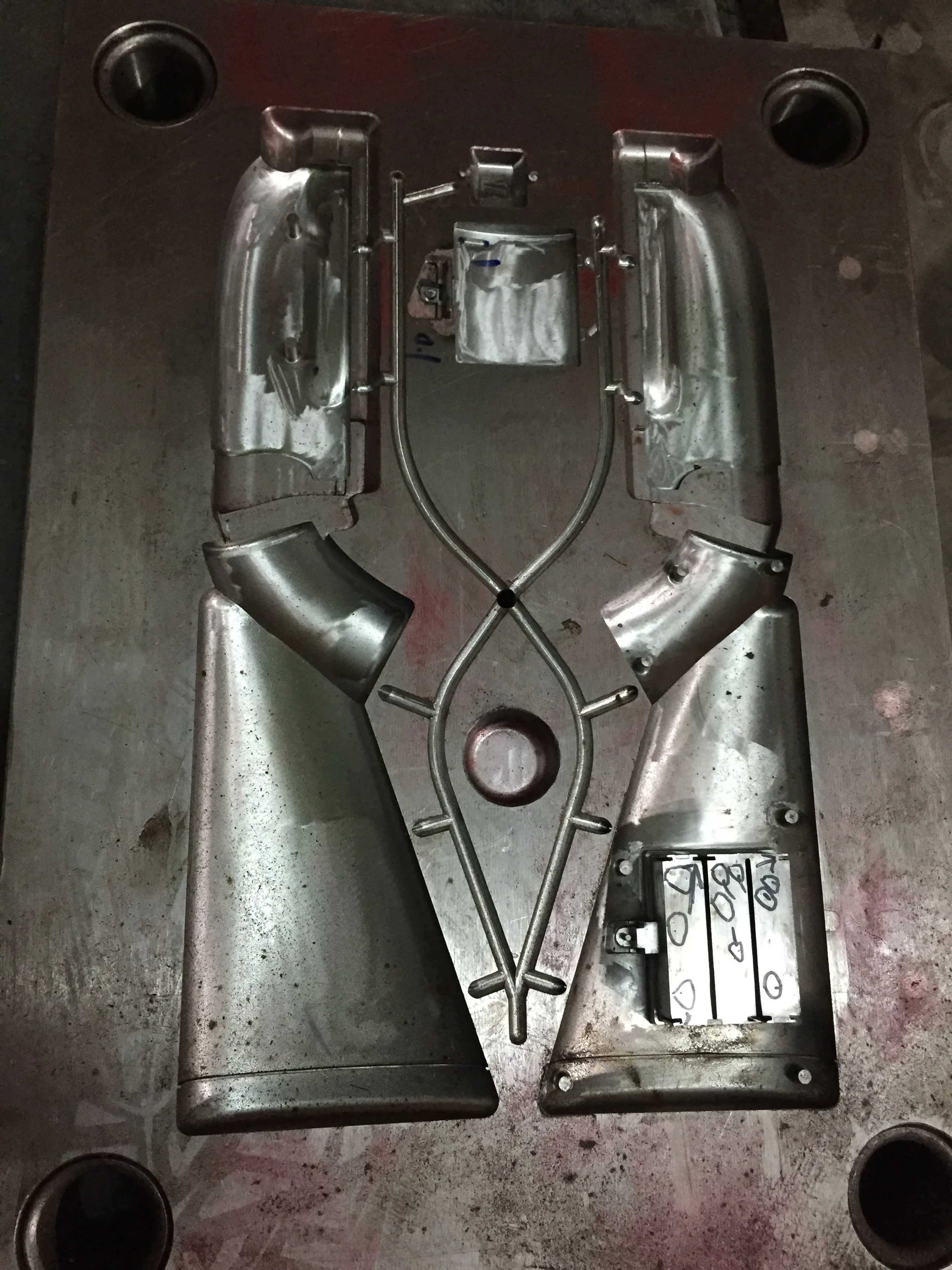 Children Favorite Gun Toy Plastic Injection Mould Making Machine