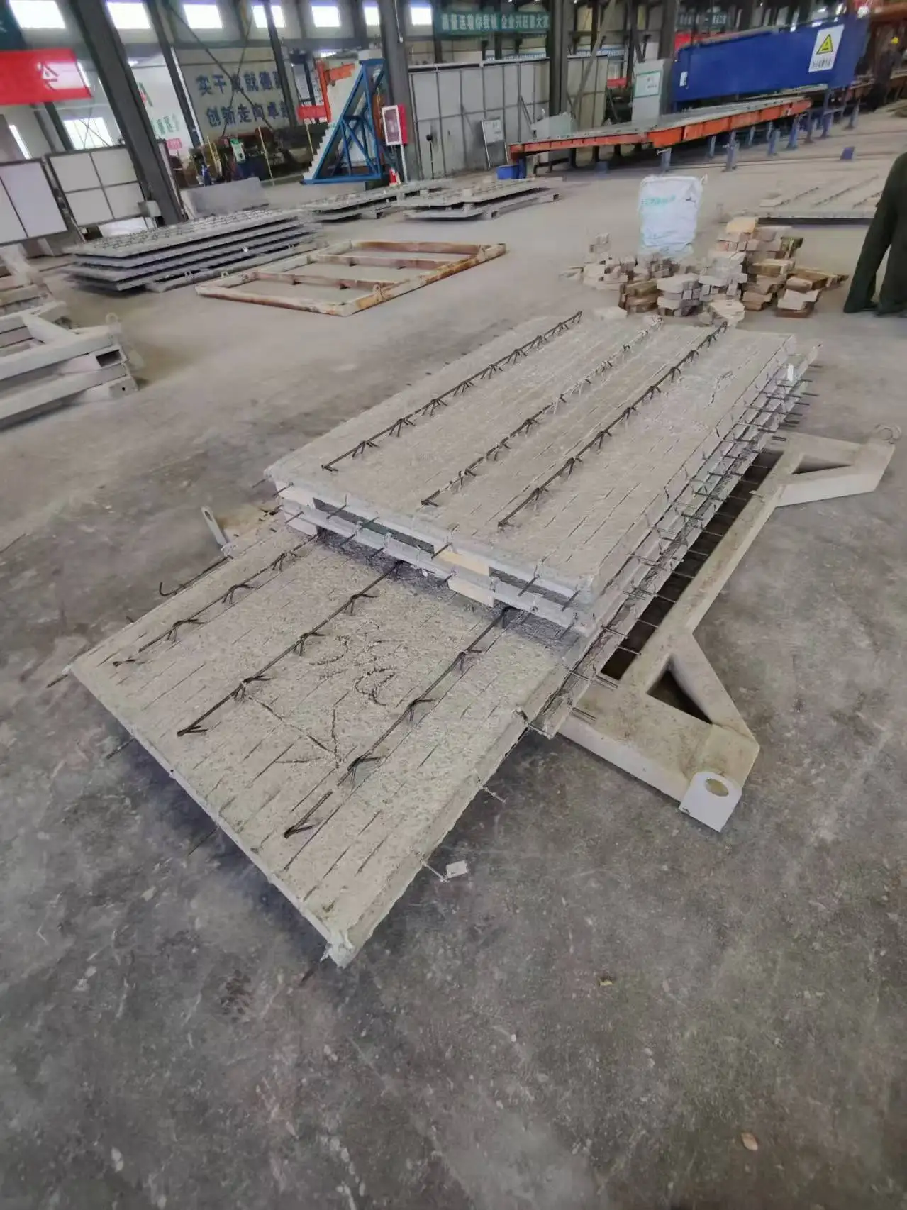 Pallet Circulation Production Line Product Manufacturing Floor Slabs ...