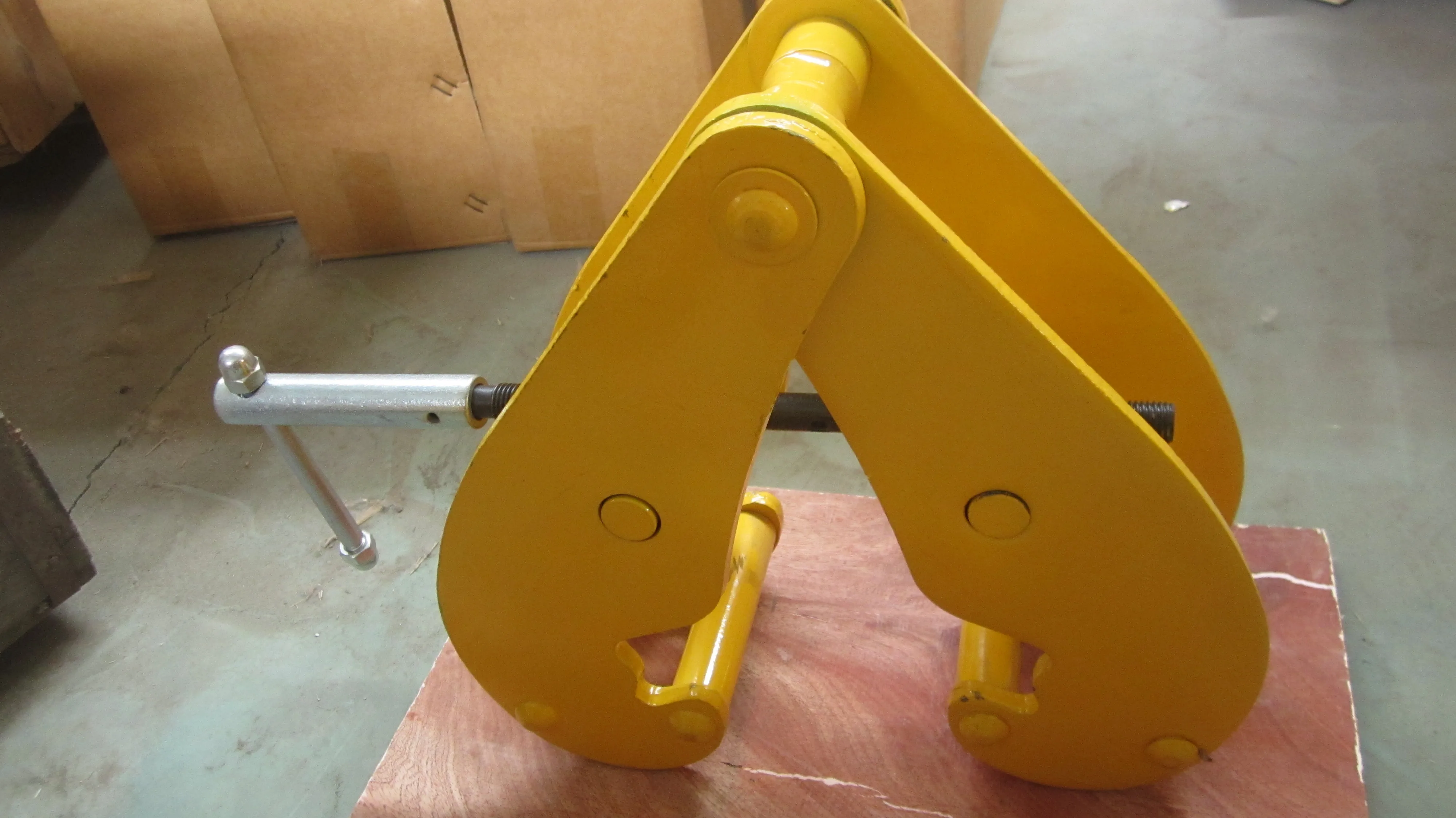 Lifting Beam Clamp for Chain Hoist - Customized Metal Horizontal Clamp ...