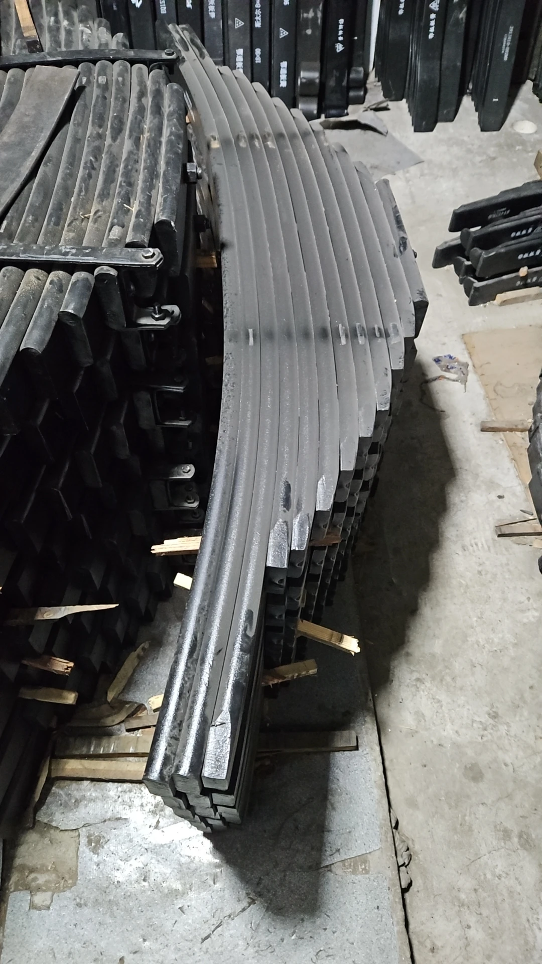 Sinotruk Howo Truck Parts Leaf Spring WG9725520289| Alibaba.com