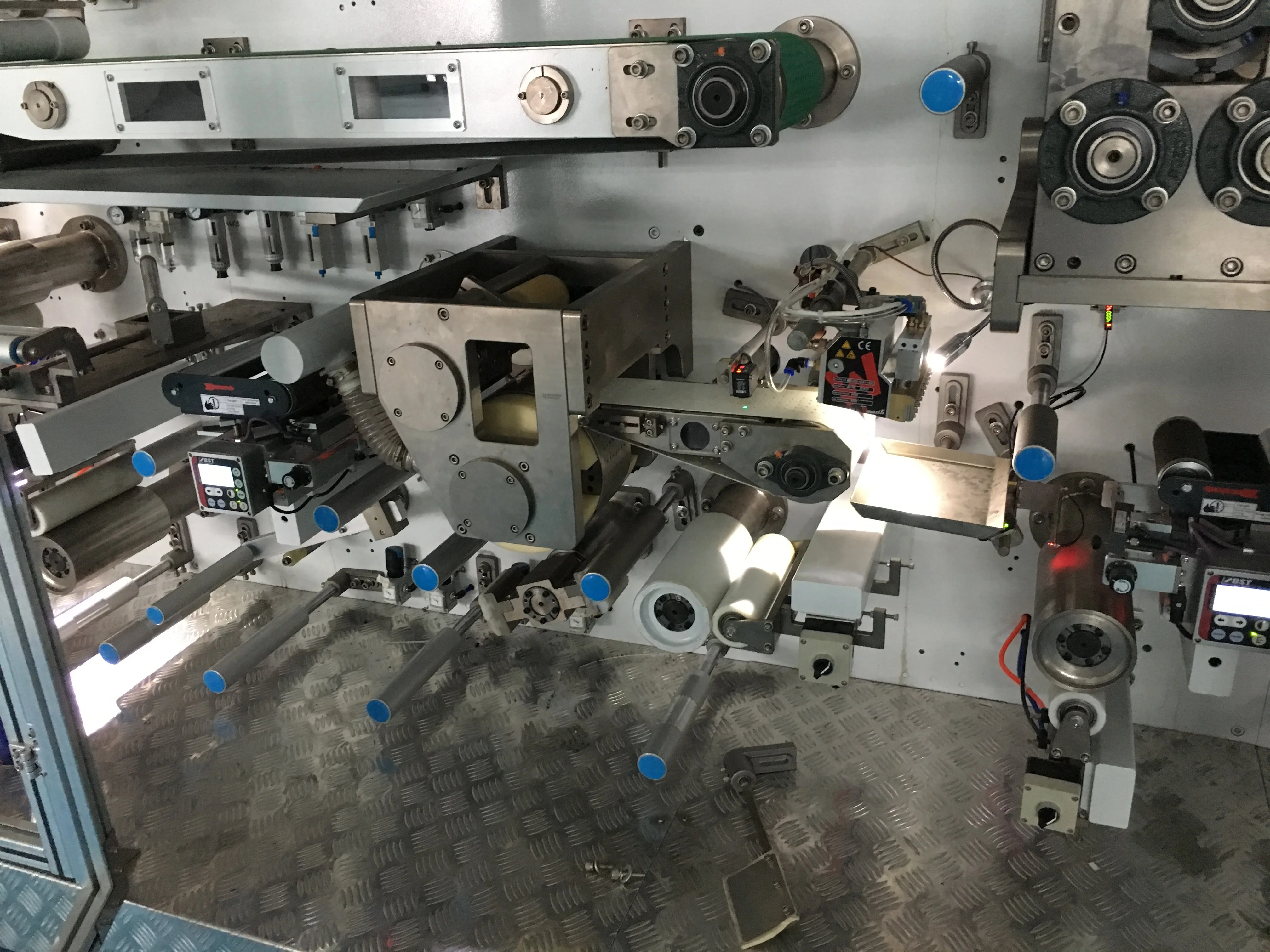 Full Servo Baby Diaper Machine Price Production Line - Buy Baby Diaper ...