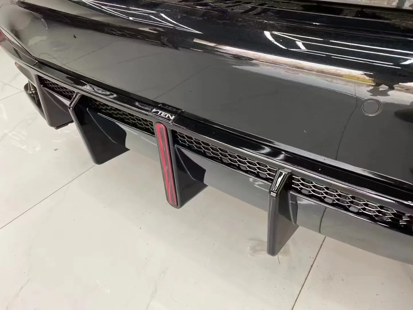 VTEN Body Kit Rear Diffuser Spoiler LED Light for BMW 5 Series G30