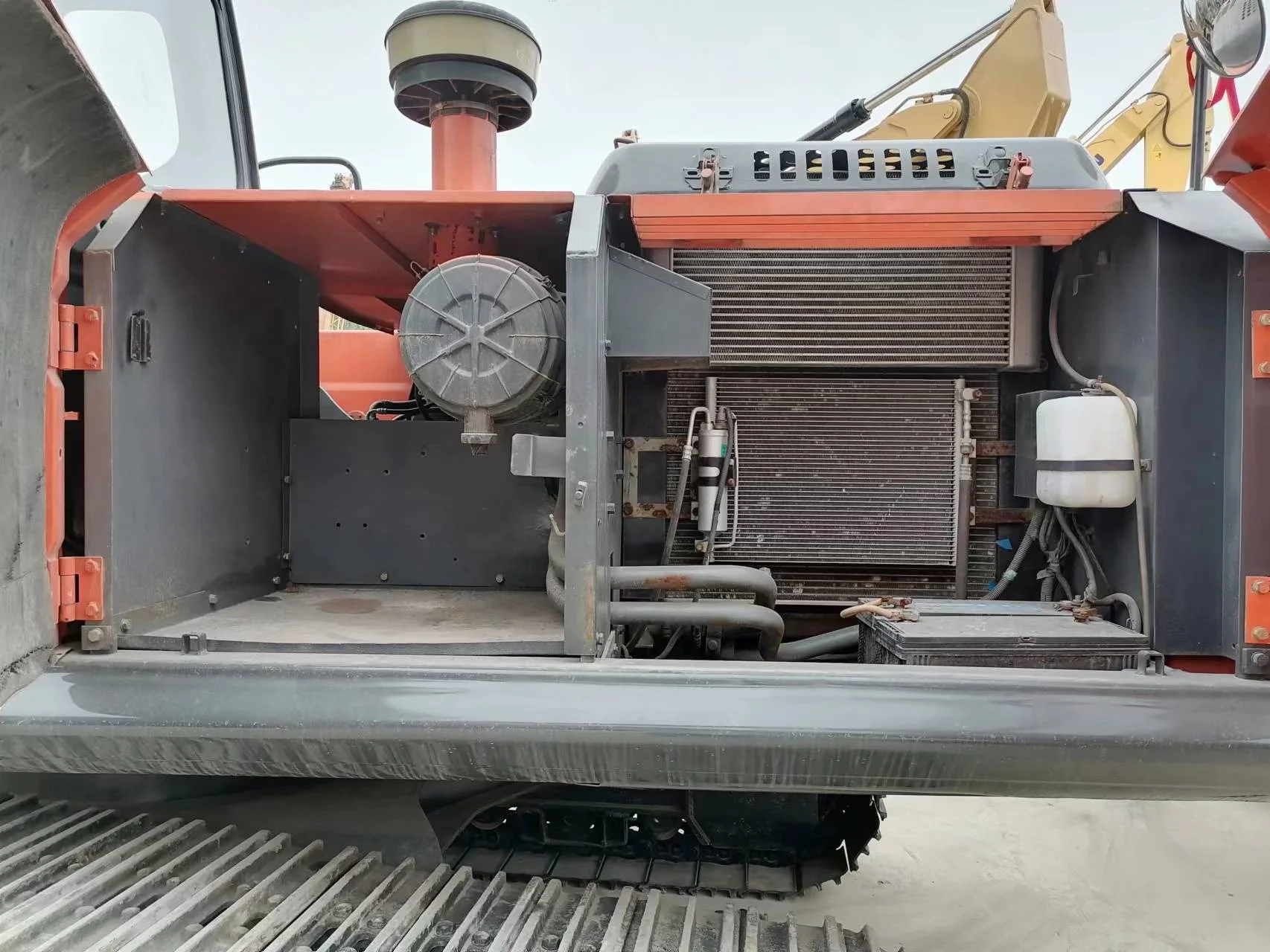 Japan Used Hitachi Zaxis 200 Excavator Zx200-3 Zx200-5 Zx200-3g In ...