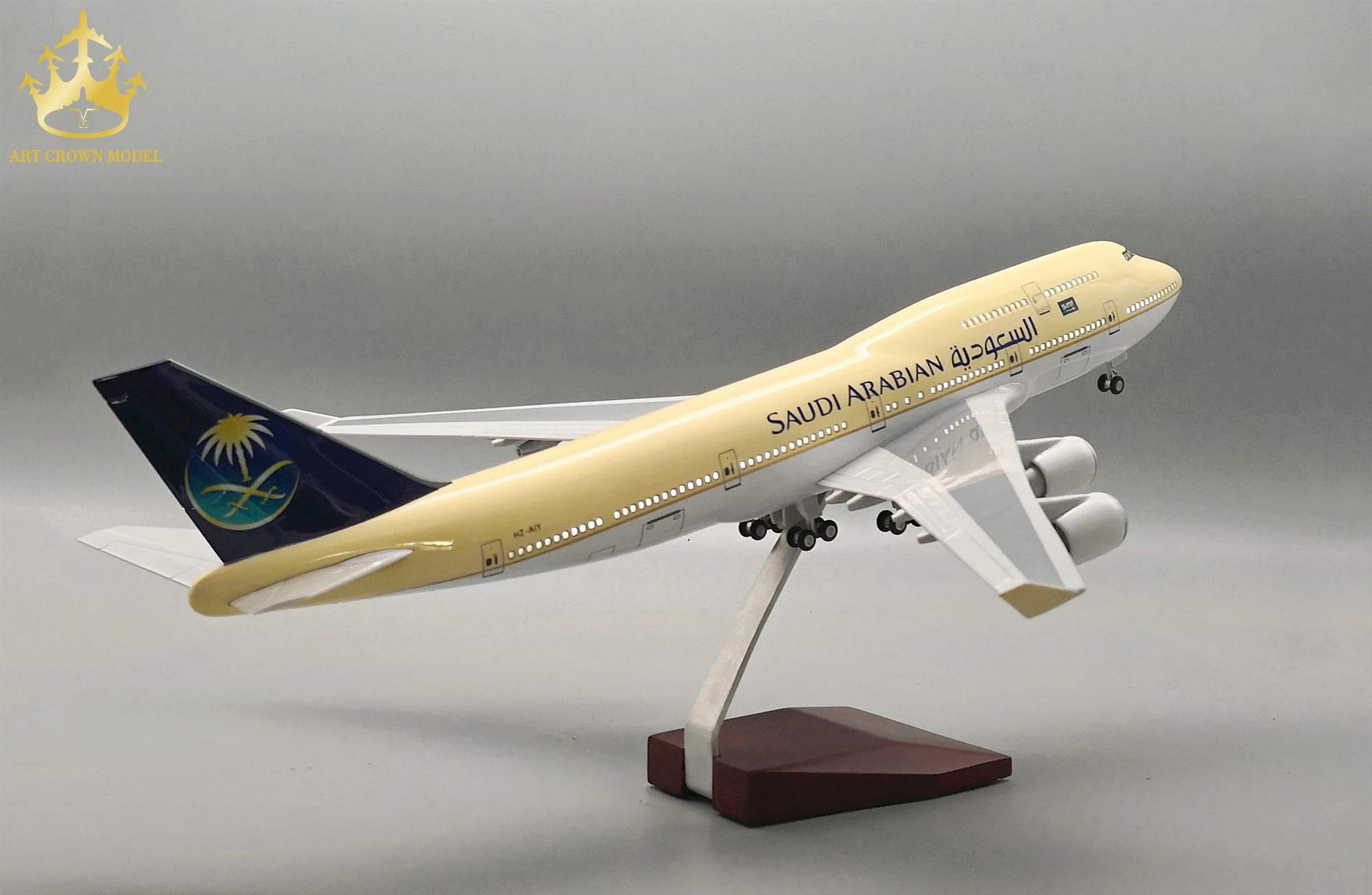 Resin Plane Model Diecast Boeing 747 Saudi Arabian Airlines
