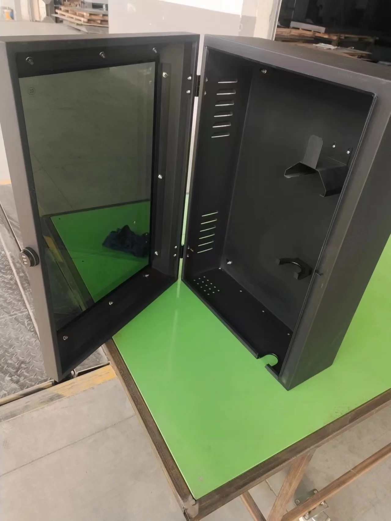 Tary Outdoor Wall Mounted Metal Enclosure Protective Box With Glass ...