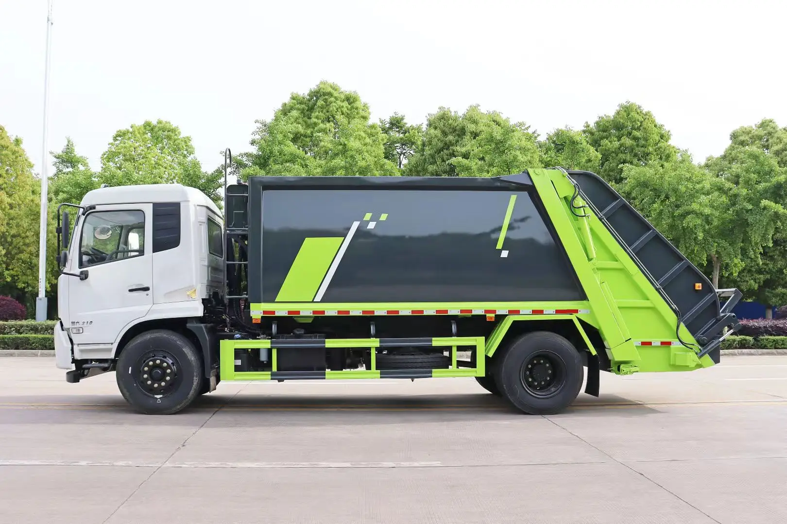 12 Tons Compactor Garbage Truck - Efficient Waste Collection