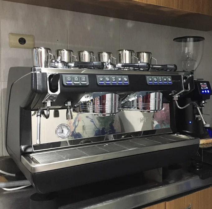 Nuova Simonelli Appia Life - Premium Espresso Machine