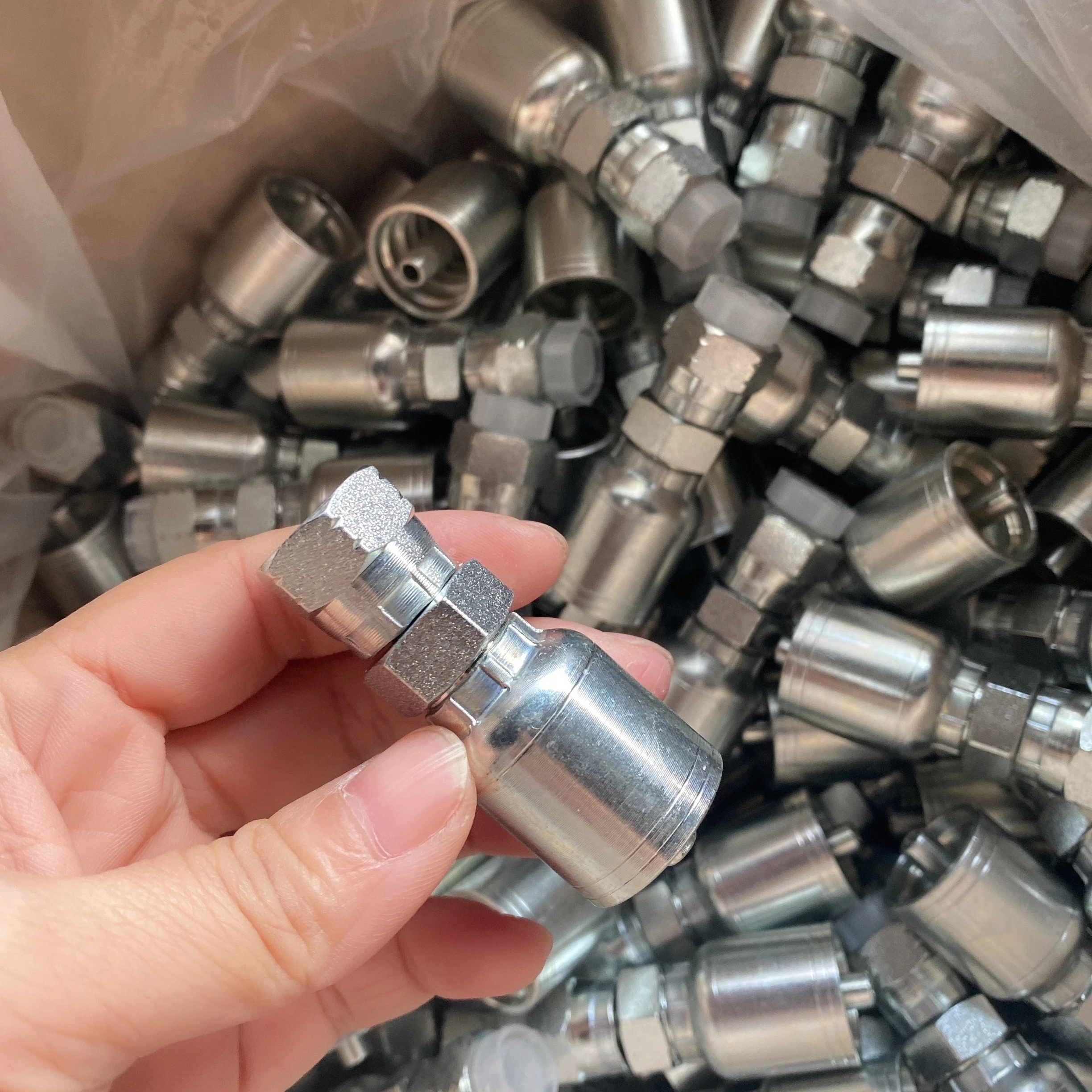 JIC BSP BSPT NPT Metric Orfs Sae All Series Carbon Steel