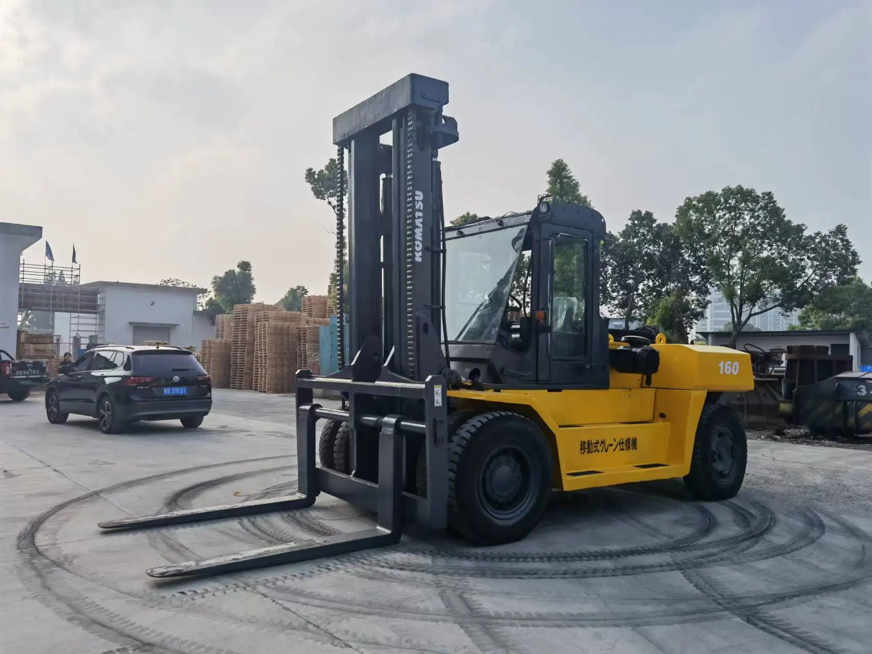 Used Komatsu FD160 - Reliable Performance for Various Industries