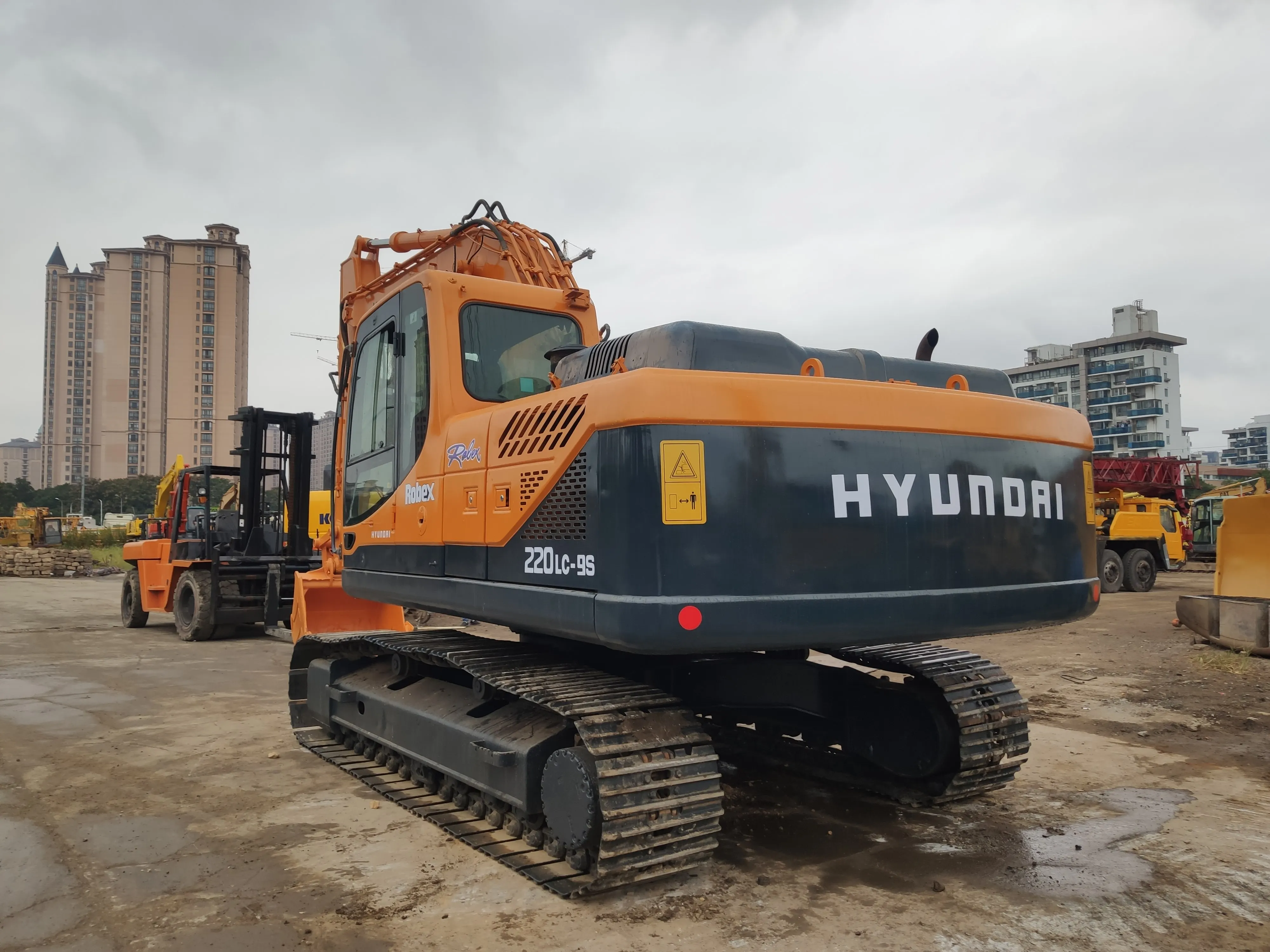 Used Original Korea Hyundai 220 Excavator - Buy Used Digger,Hyundai 220 ...