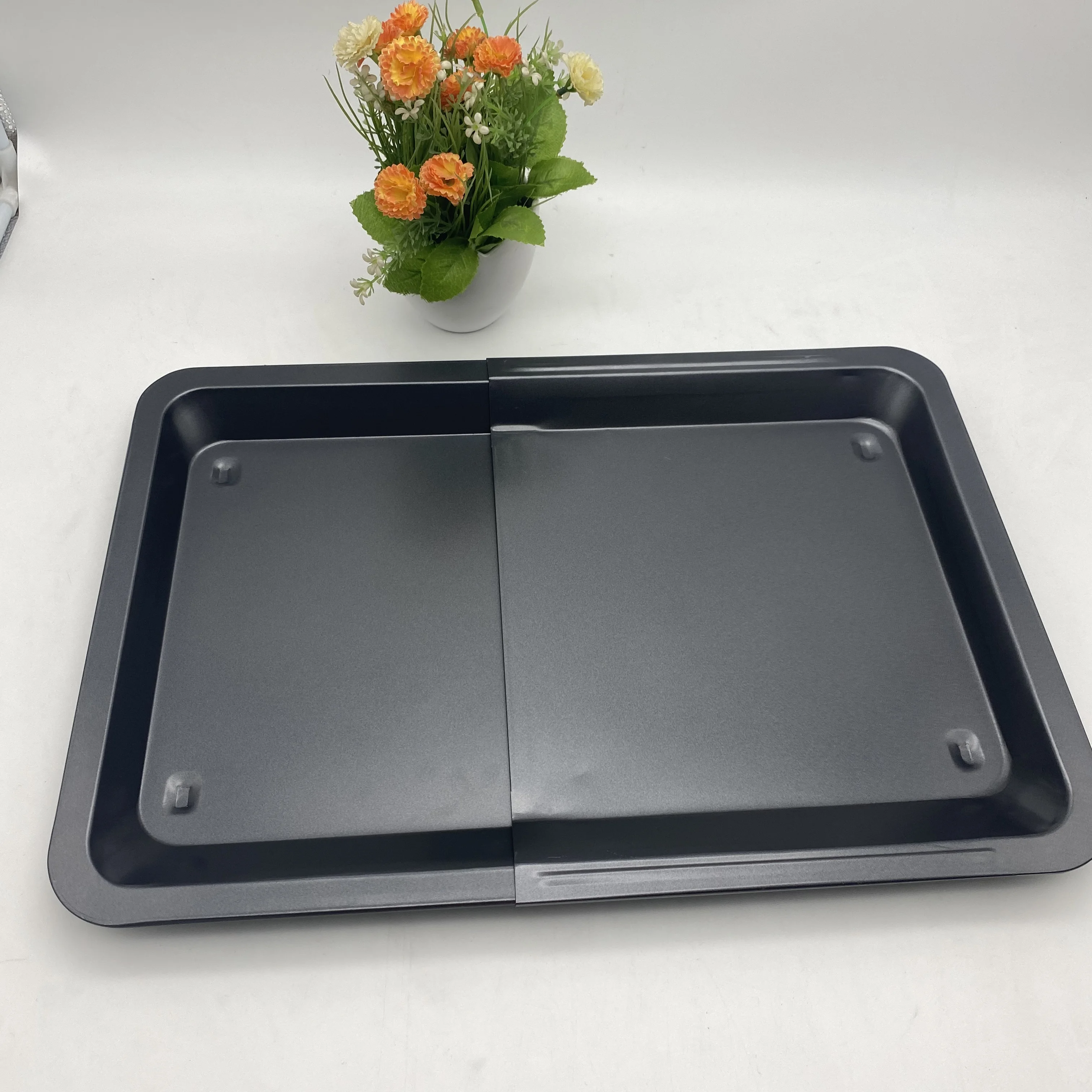 Telescopic Rectangular Pan - Durable & Versatile Baking