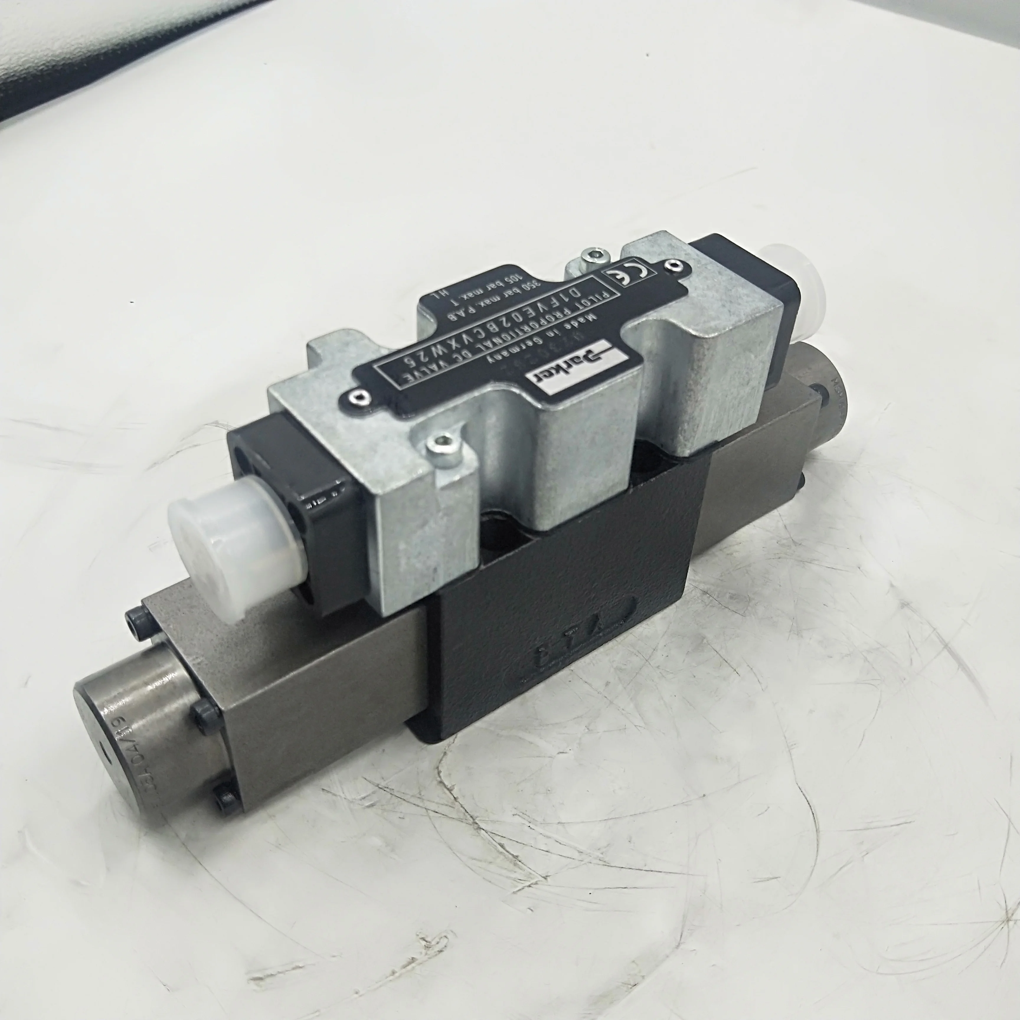 Parker Solenoid Proportional Pilot Reversing Valve D1FVE