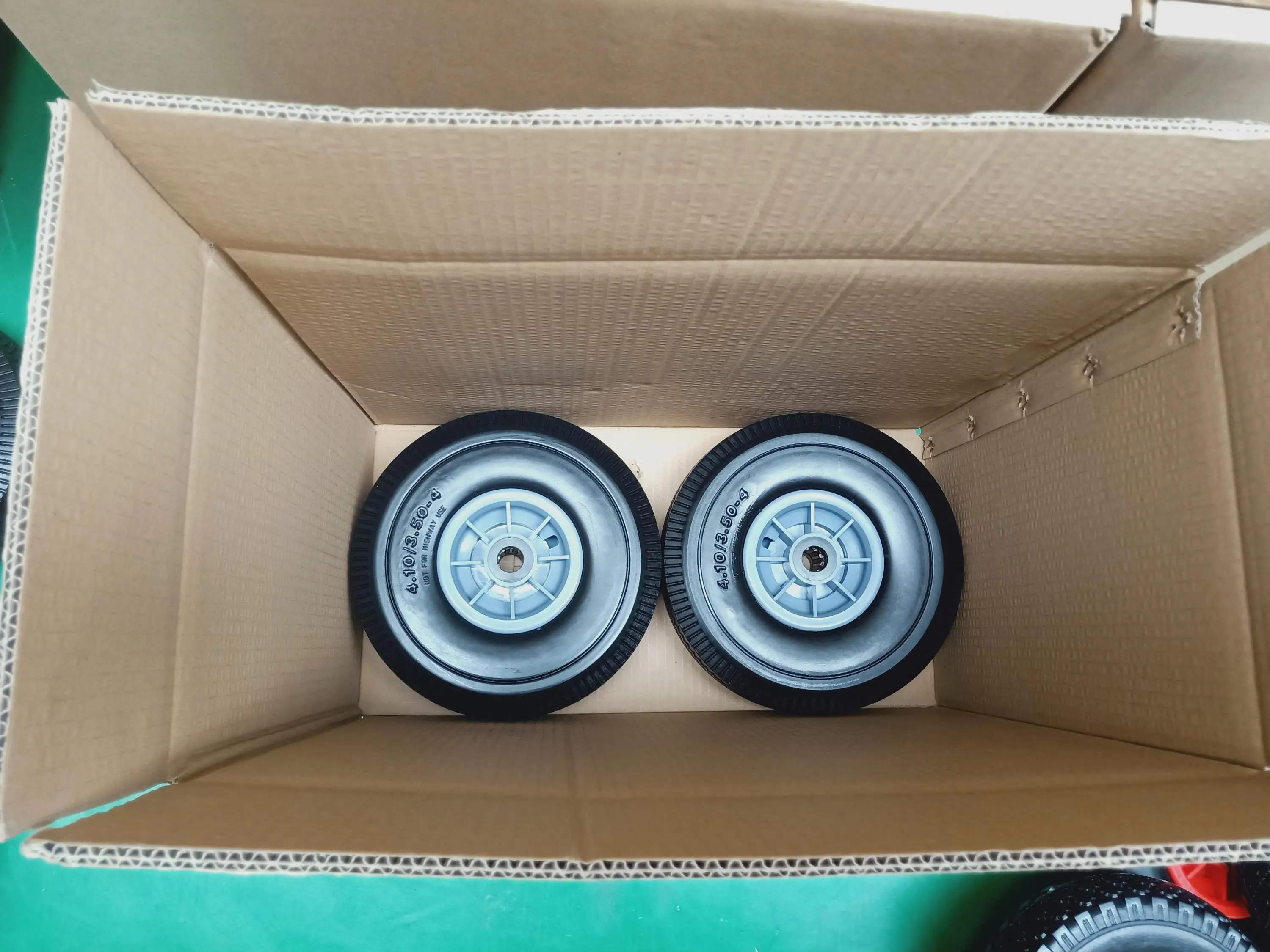 6x1.5'' Caster Wheel with Solid Rubber Coating for Garden Cart