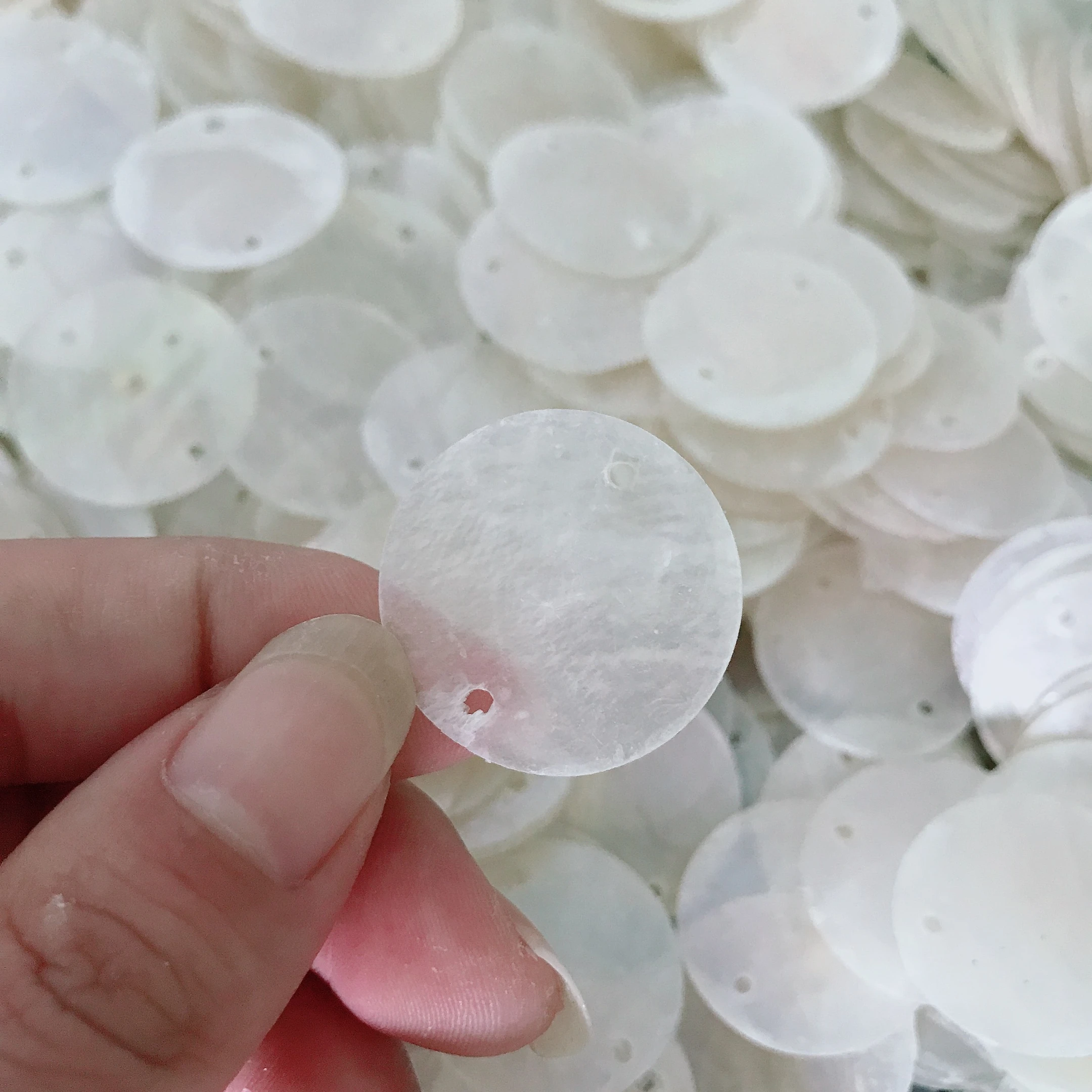 25mm Capiz Shell Discs For Chandelier Lampshades - Buy Capiz Shell Disc ...