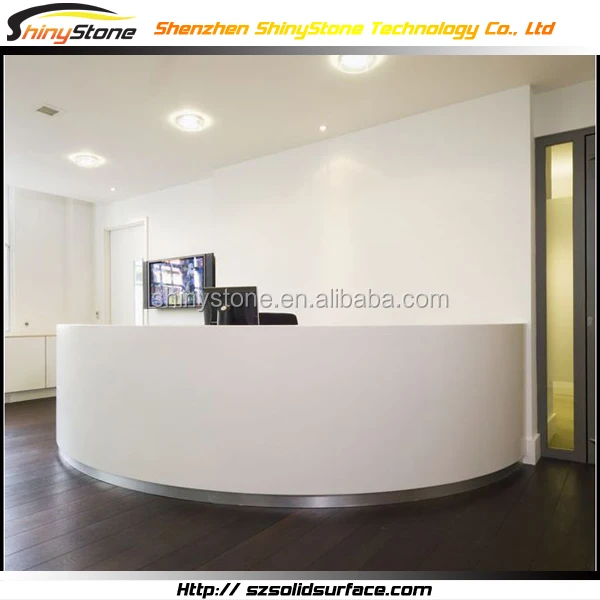 Elegante Semicírculo Blanco Mármol Cultivado Recepción Con Acero ...