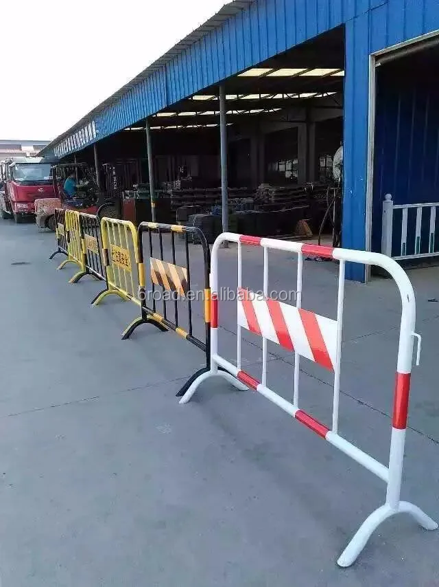 Road Block Steel Barricade Movable Road Closing Barrier - Buy Road ...