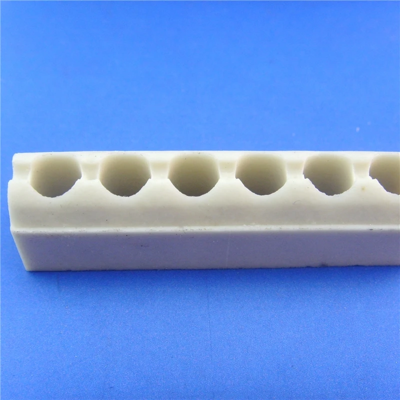 Steatite Ceramic Insulators for High Electrical Insulation