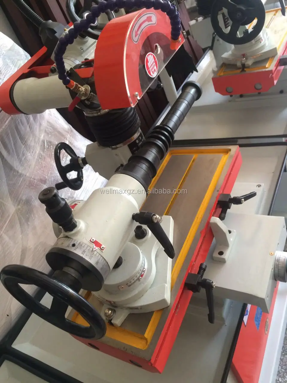 Universal Grinding Machine - Precision and Versatility