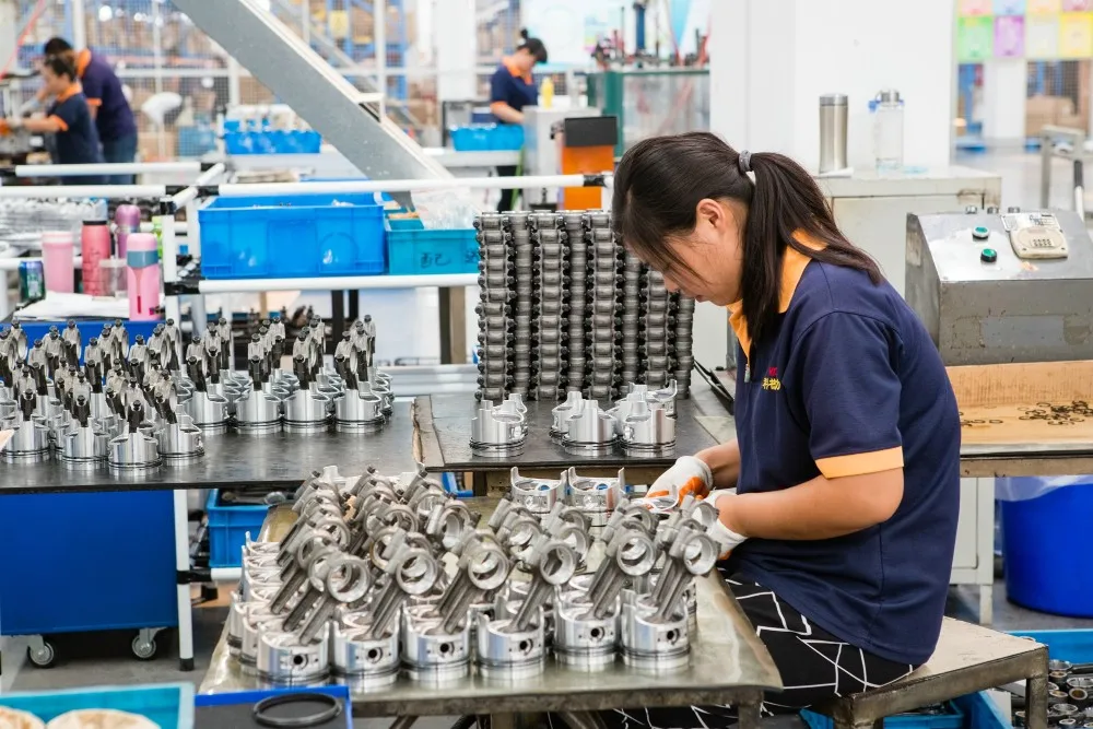 19HP KOOP KD2V80 Diesel Engine - Water-Cooled & Multi-cylinder