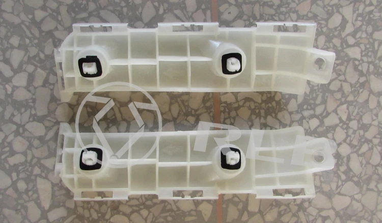 Auto Parts Hiace Rear Bumper Big Bracket 52158-26010 L 52157-26010 R ...