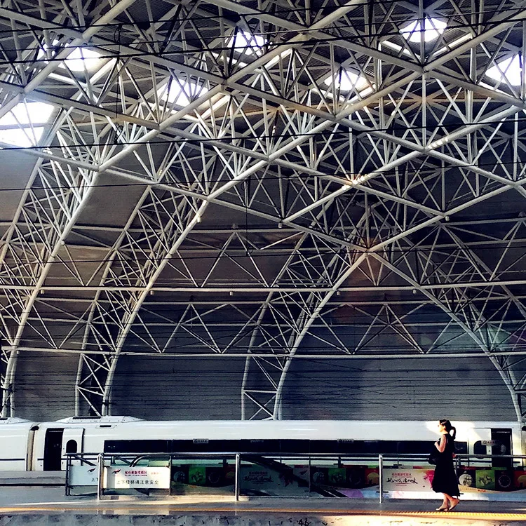 China Manufacturer Light Weight Steel Curved Roof Truss Design - Buy ...