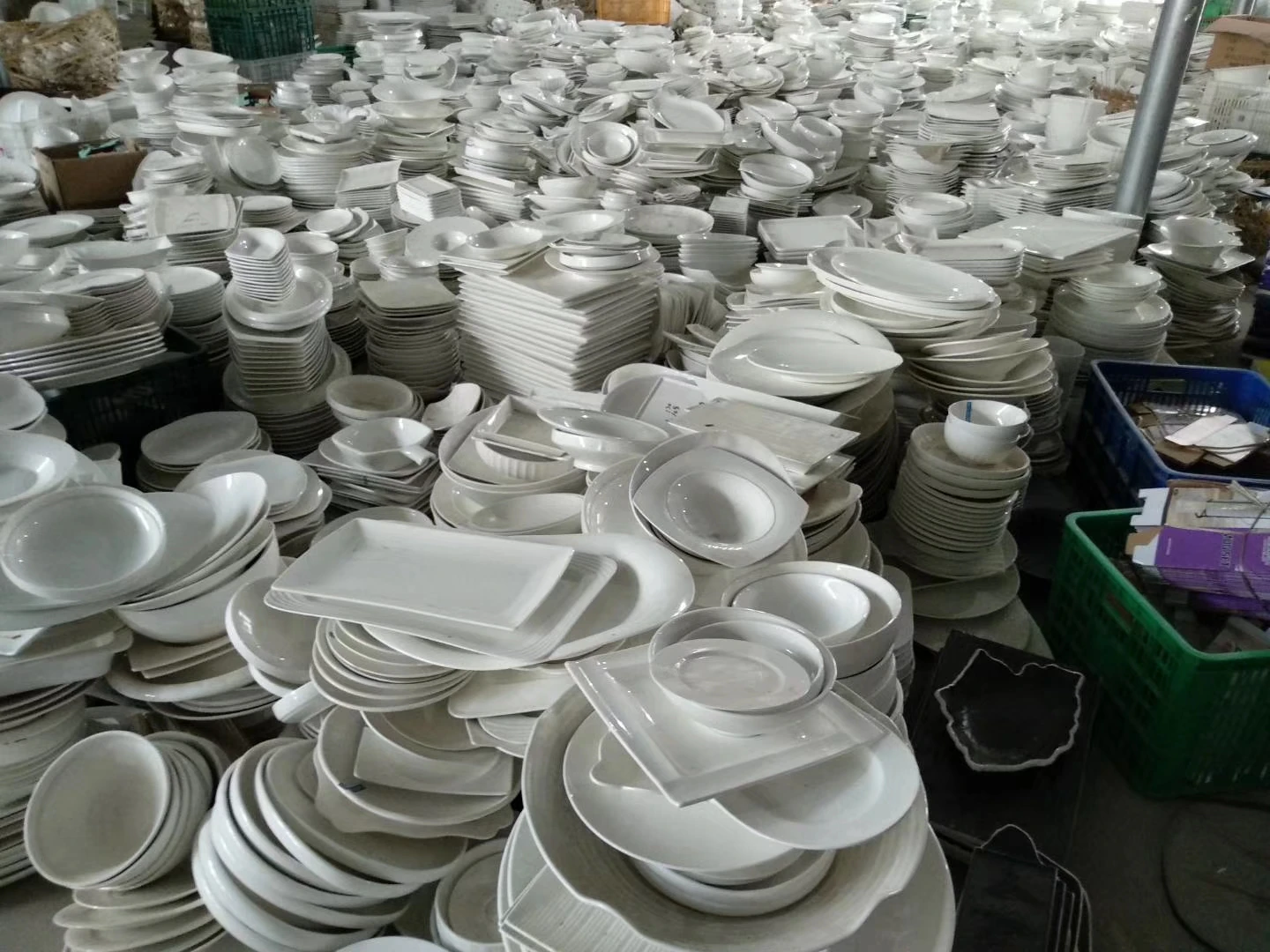 Shop Our China Factory Stocked Plates - Customizable & Durable