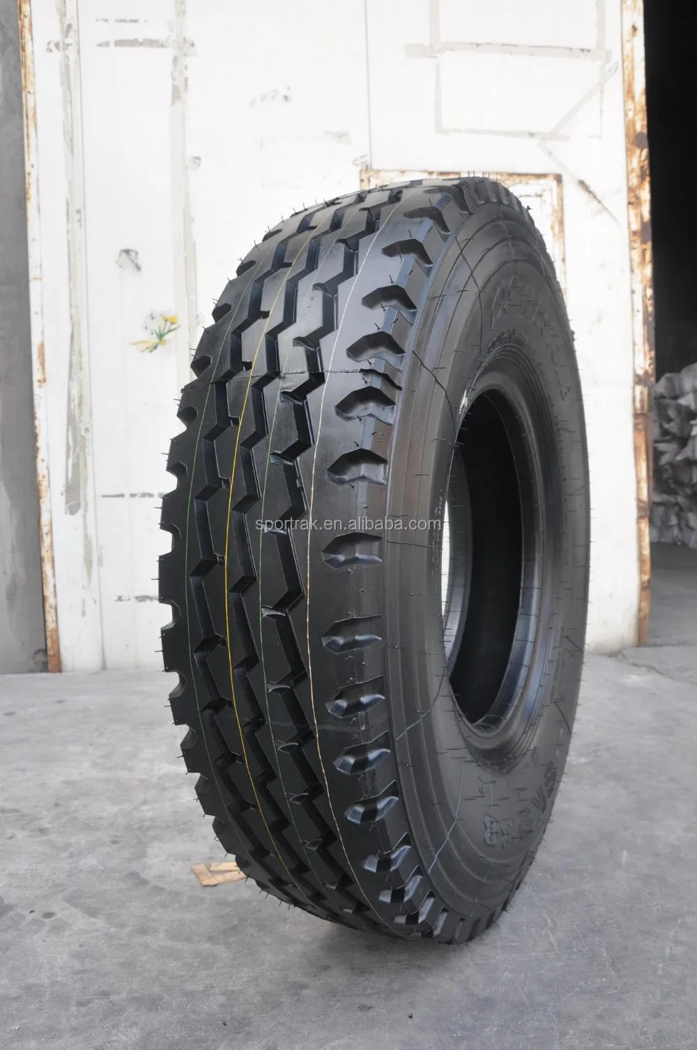 China 8.25r20 Light Truck Tire All Steel Radial Truck Tyre Cheap Price ...