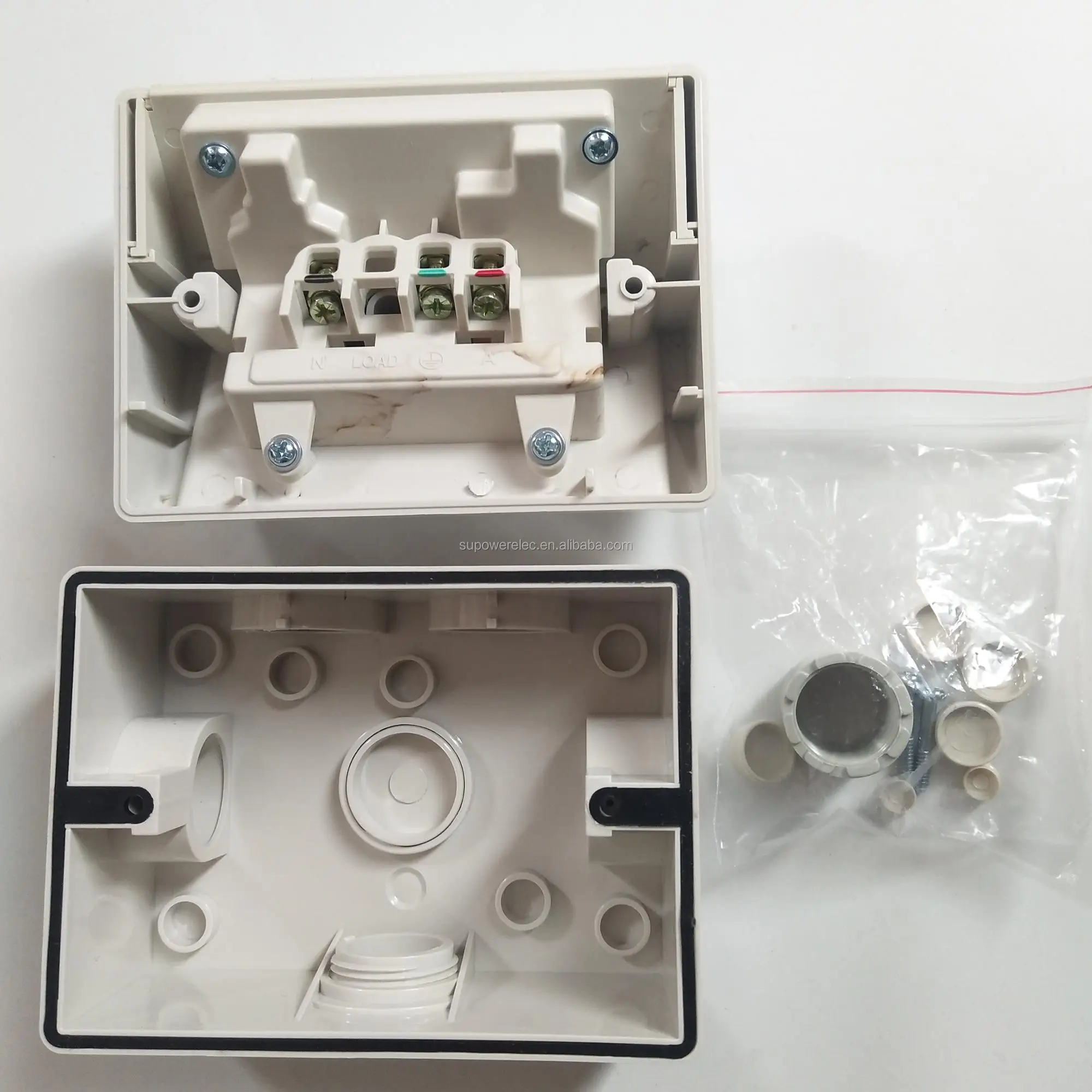 SAA 250V 2gang 10A Weatherproof Switched Socket Outlet