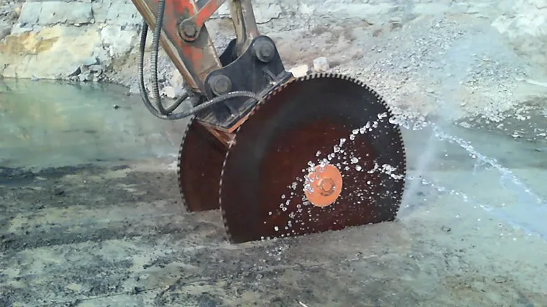 Heavy Quarry Equipment 20-45 Ton Excavator Rock Saw With Twin Saw Blade ...