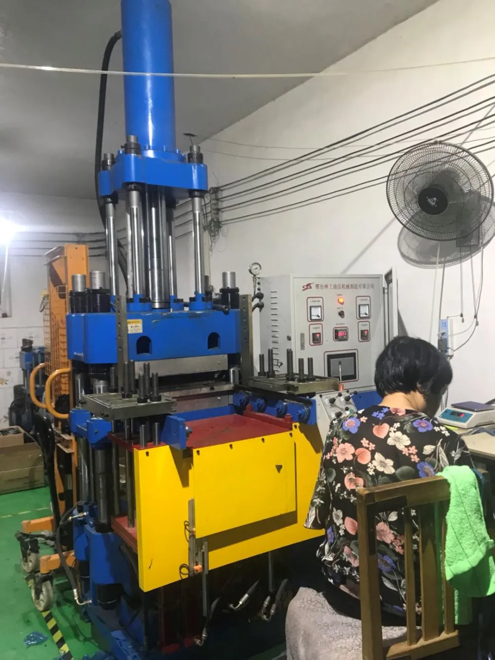 Sealing Strip Timing Case Gasket 20817742 For Volvo - Buy Rubber Parts ...