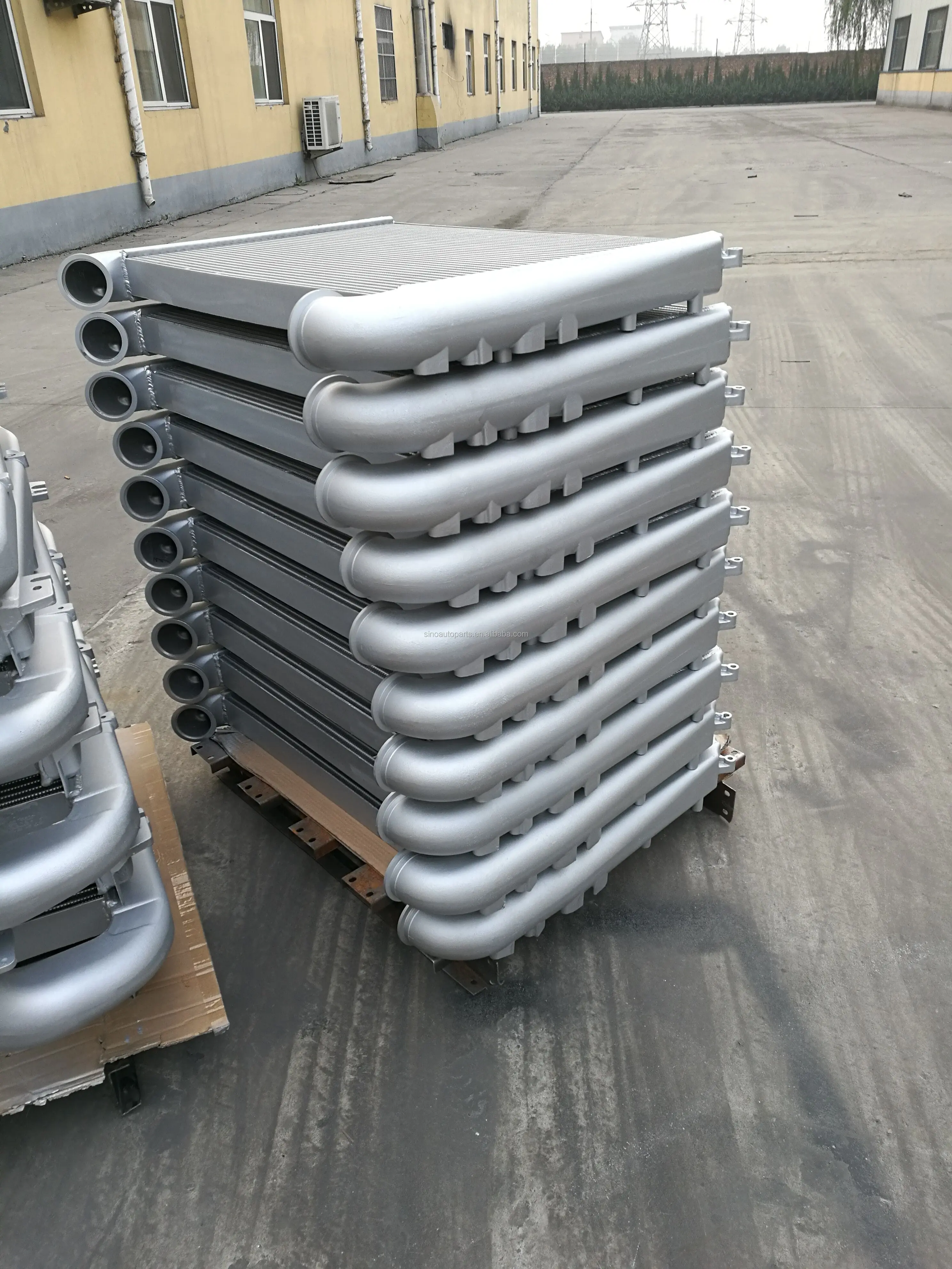 2001-4608 TRUCK RADIATOR for VOLVO VNL - Heavy Duty Performance