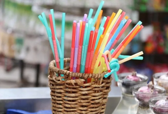 Eco-friendly U-Shaped Paper Straws - Biodegradable & Customizable