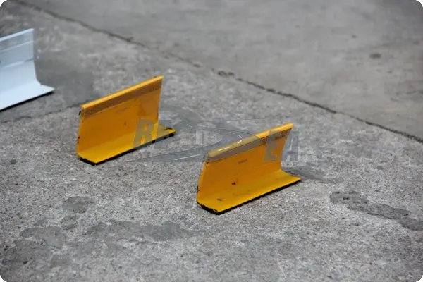 White,Yellow,Red Reflective Tom - Temporary Overlay Road Markers - Buy ...